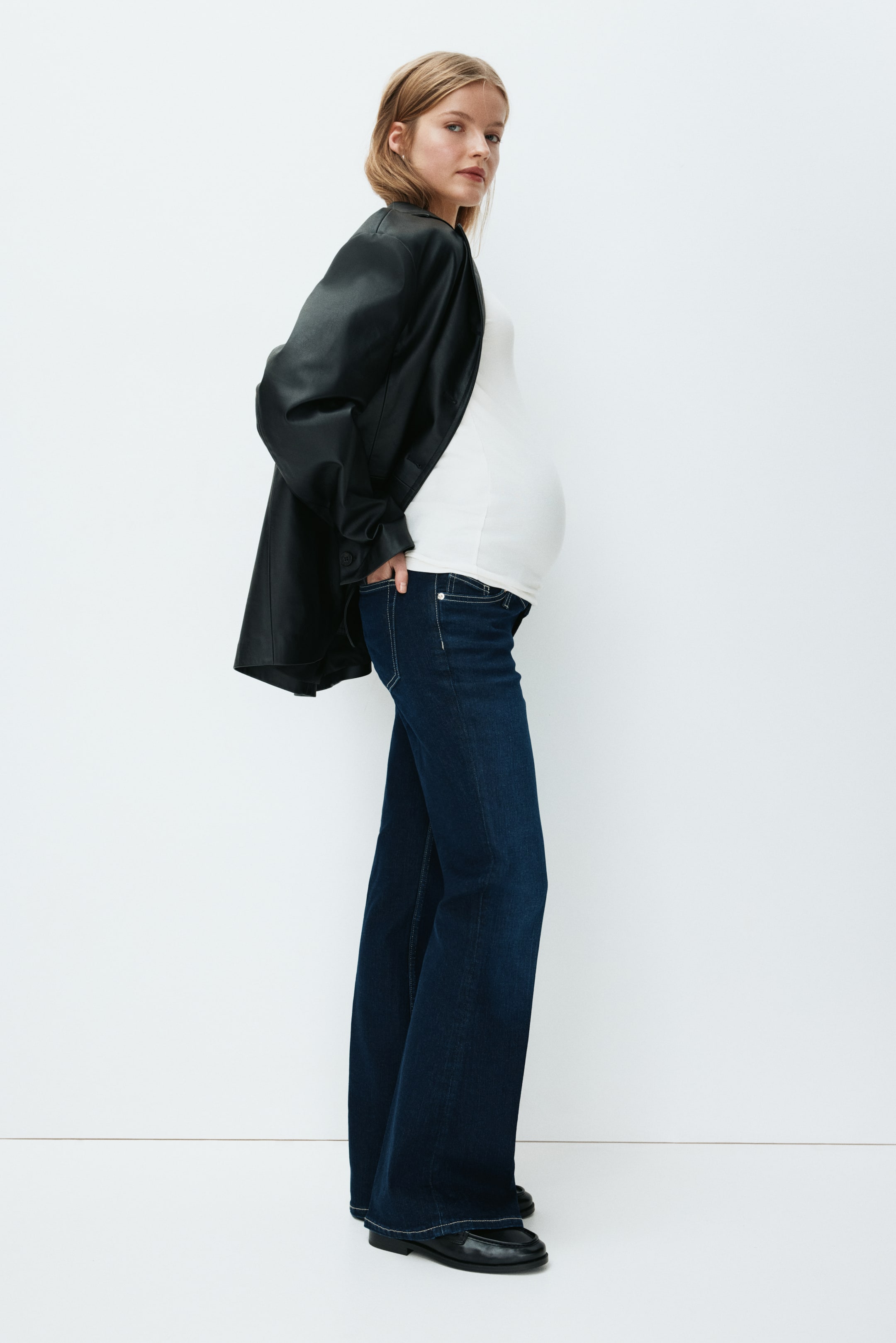 MAMA Flared Jeans - Mørk denimblå - DAME | H&M NO