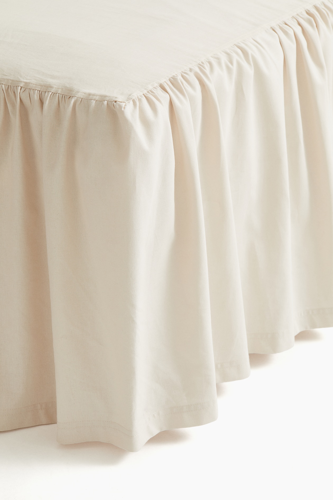 Light beige Flounced cotton-blend double/king valance at H&M Home | H&M GB