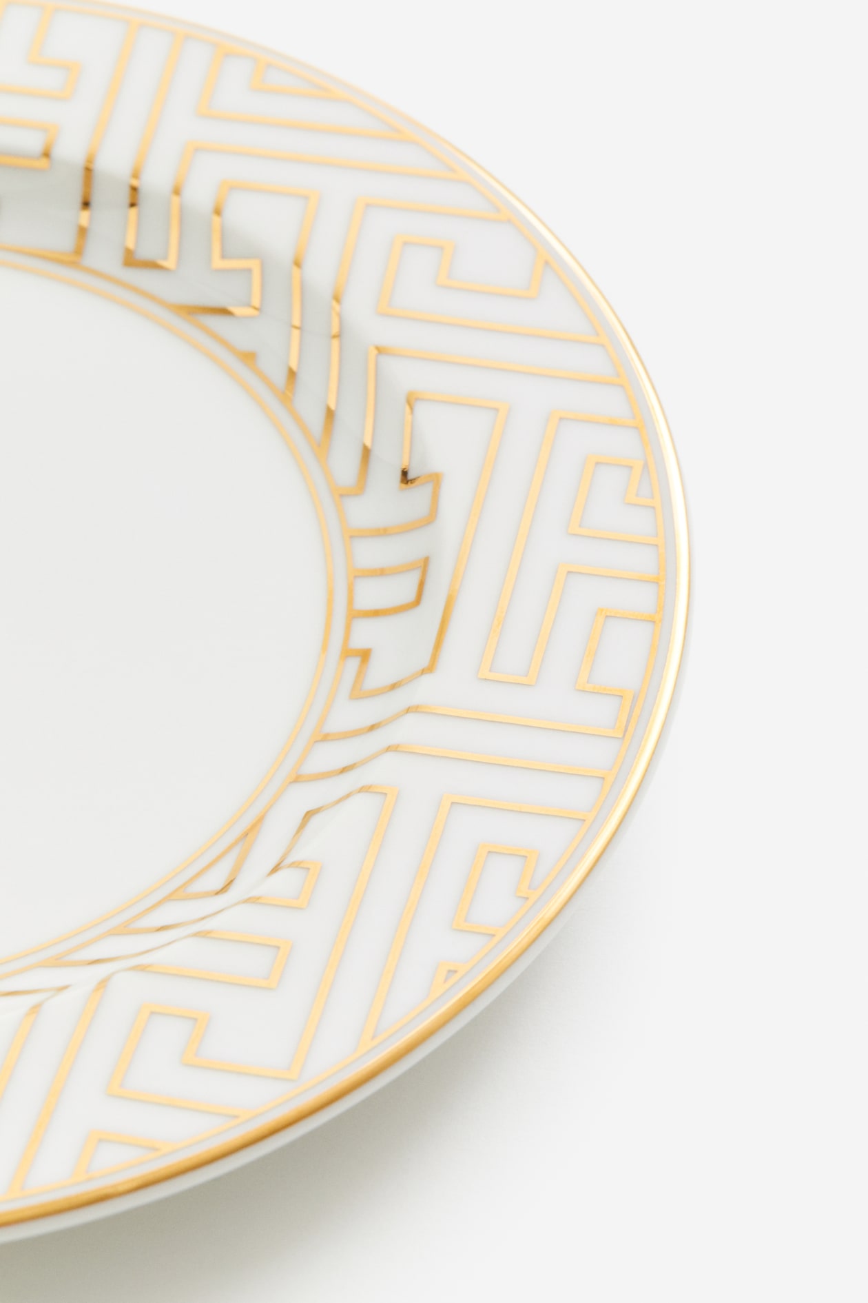 White/gold-colored Medium-sized Porcelain Plate at H&M Home | H&M CA