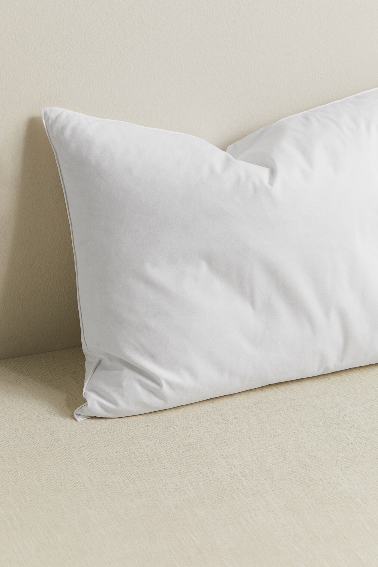 White Polyester Inner Cushion at H&M Home | H&M CA