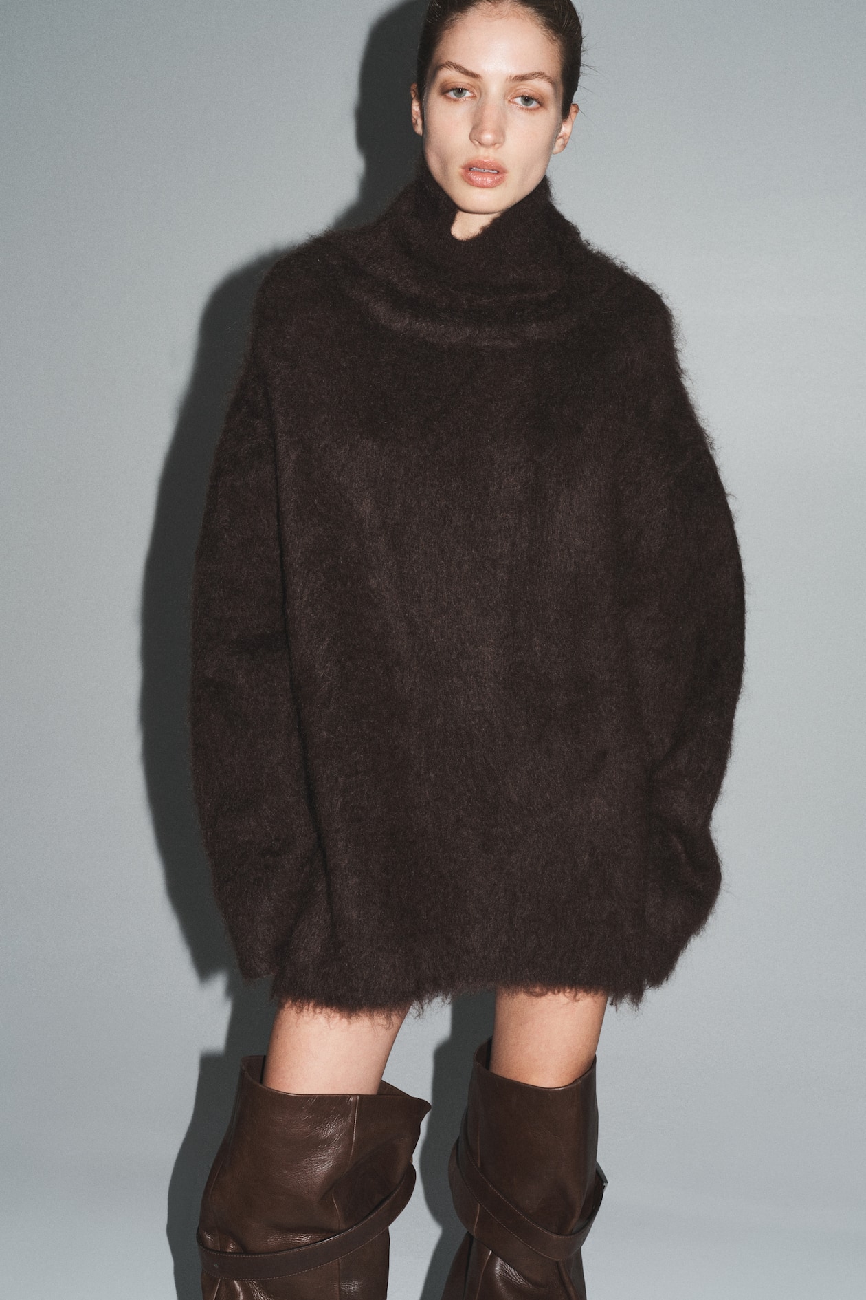 Høyhalset genser i mohairmiks - Mørk brun - Ladies | H&M NO