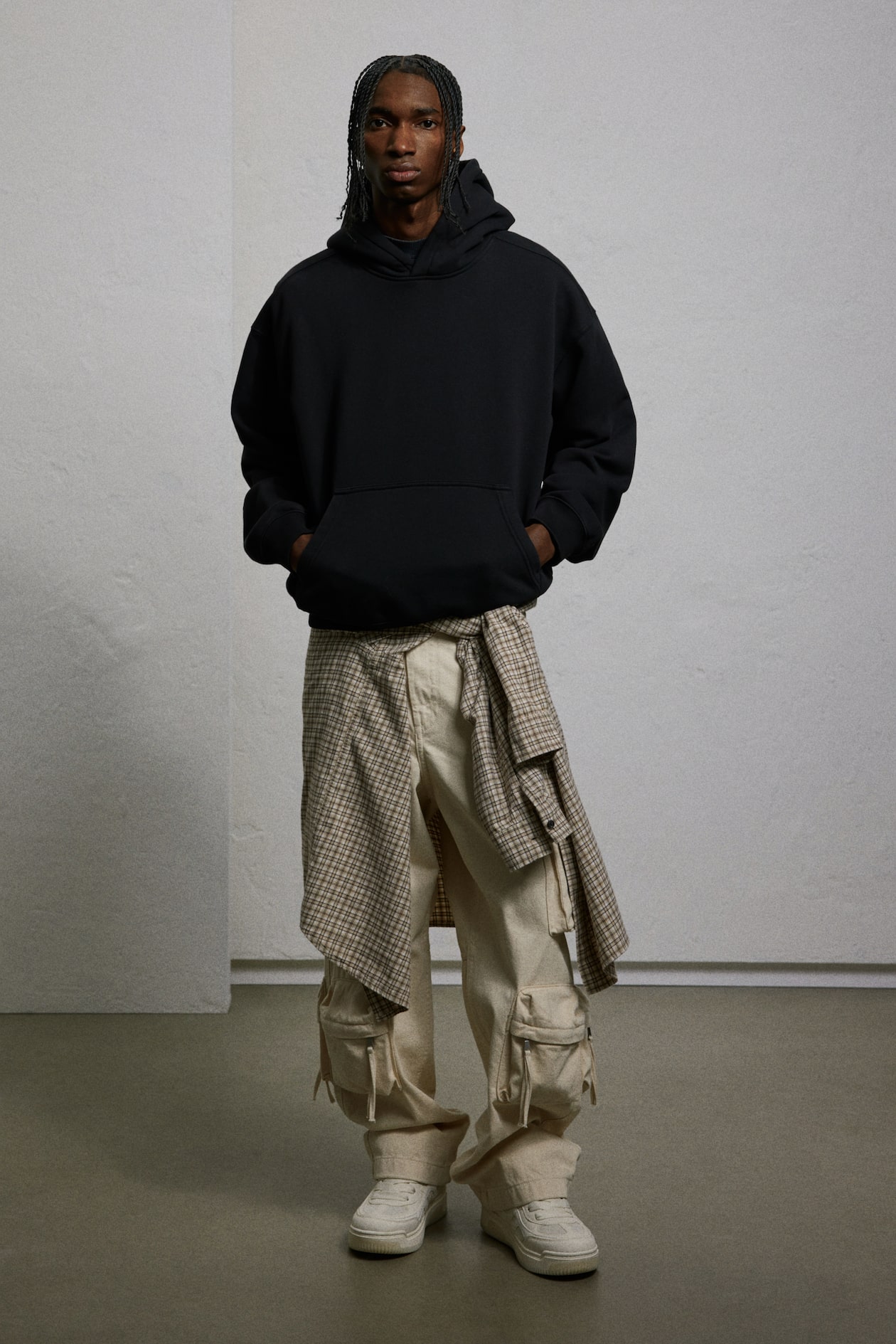 Men’s Black/Raptor Ridge Loose Fit Printed Hoodie | H&M CA