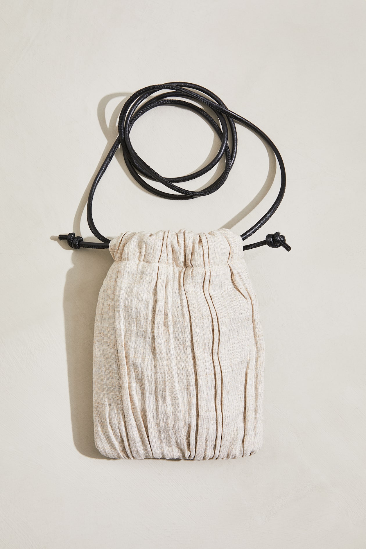 Women's Light beige Linen-Blend Drawstring Phone Bag | H&M US
