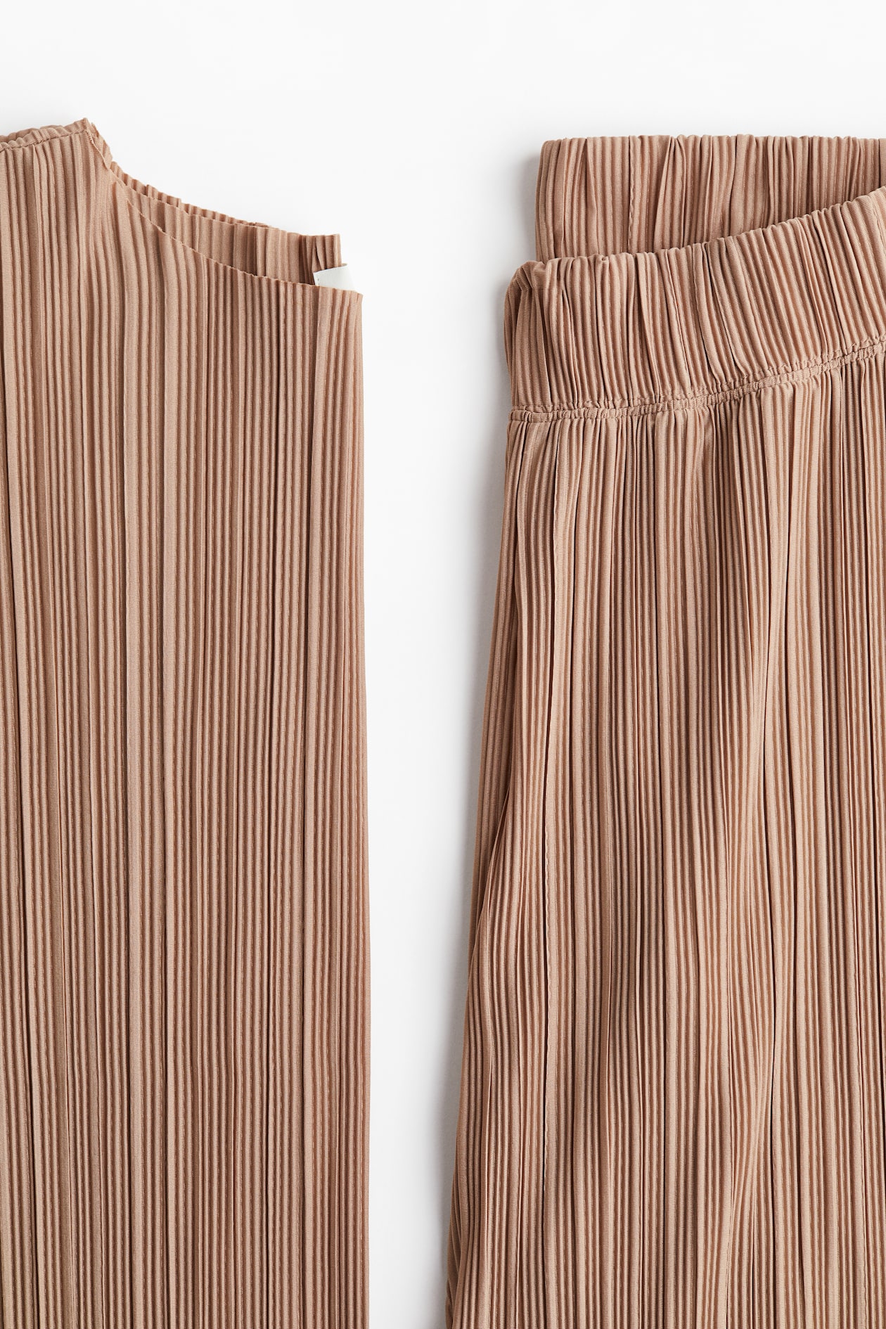 Women's Dark beige MAMA 2-piece Plissé Set | H&M US