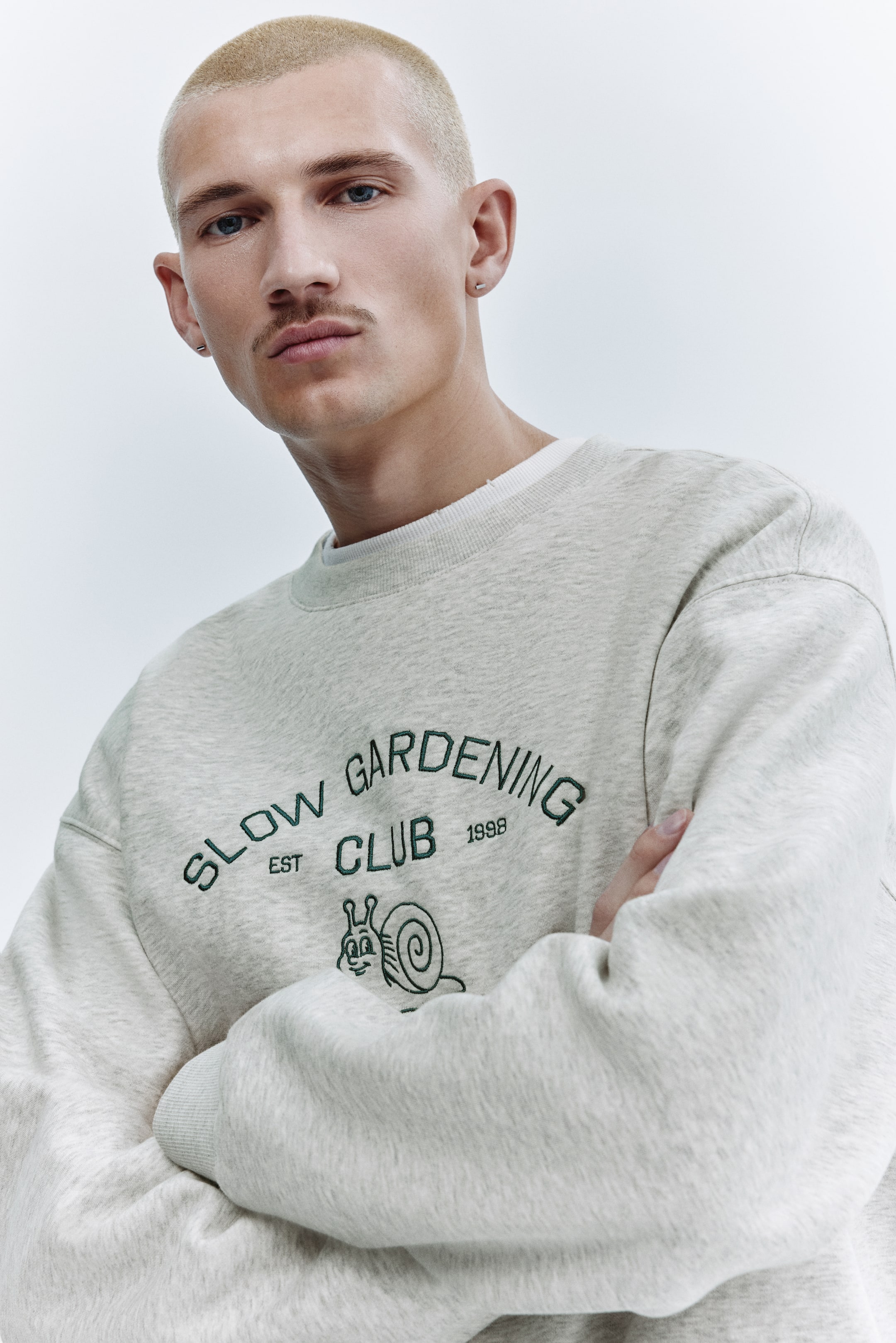 Men’s Gray/Slow Gardening Club Relaxed-Fit Embroidered-Motif Sweatshirt ...
