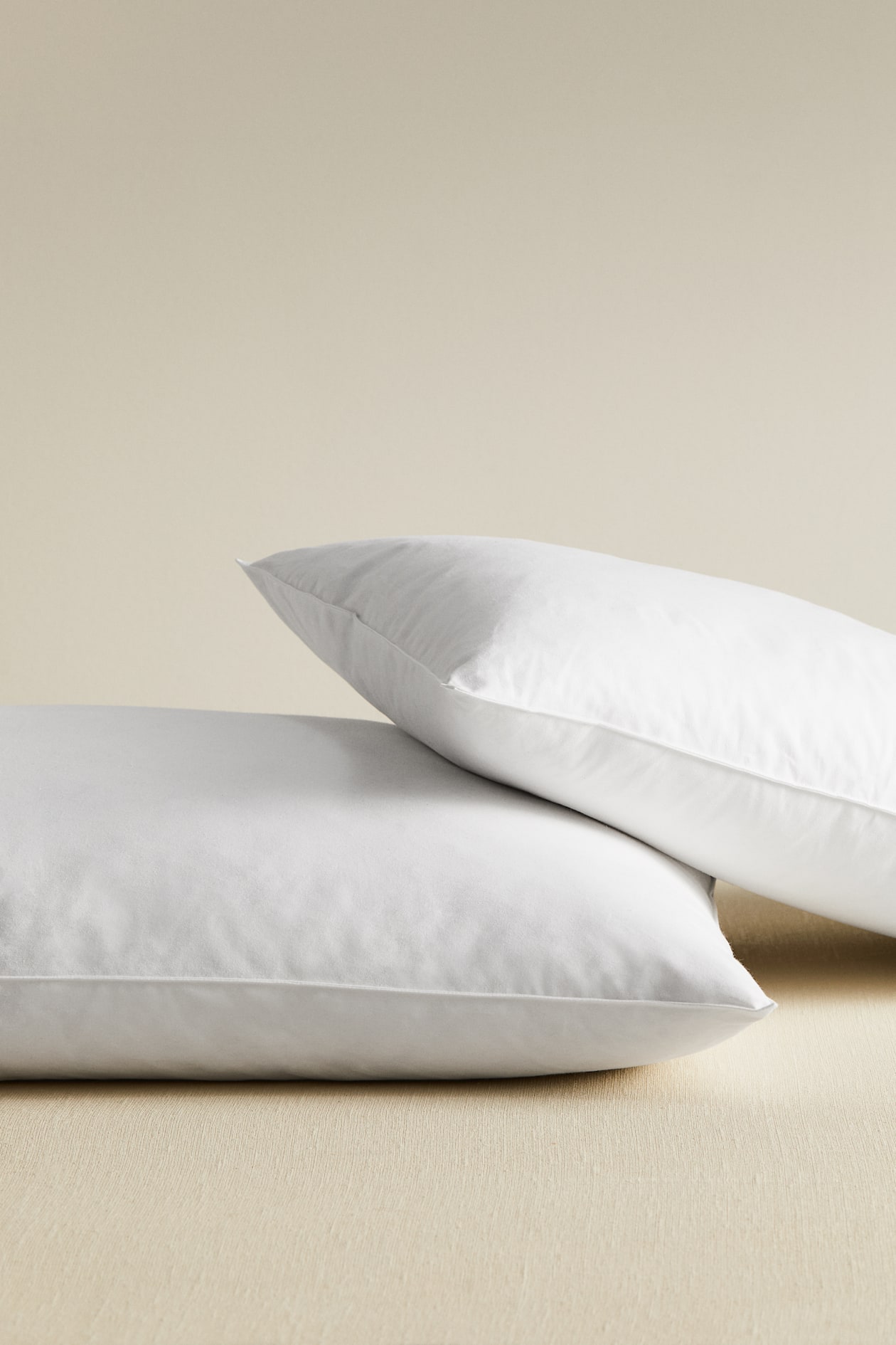 White Polyester Inner Cushion at H&M Home - Textiles | H&M CA