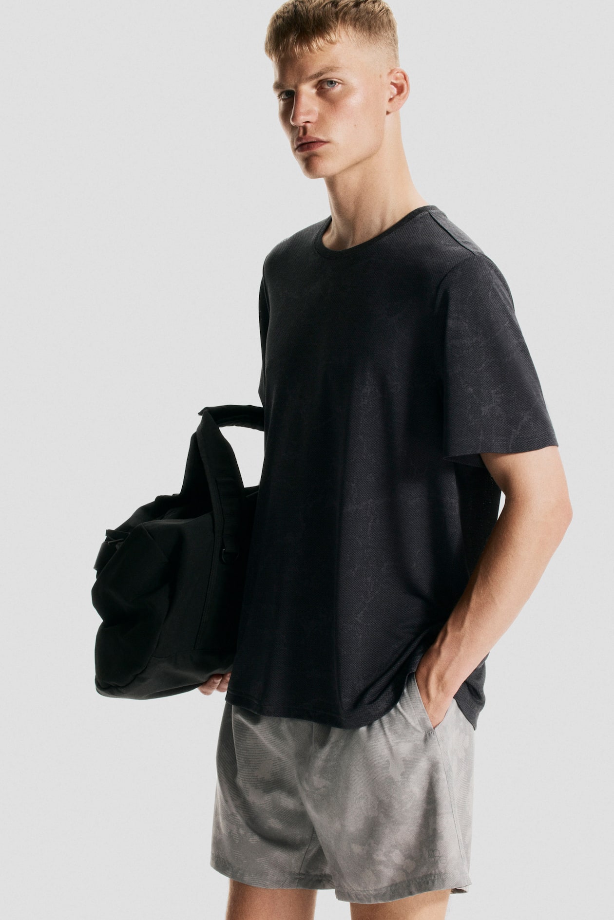 Playera deportiva Regular Fit con DryMove™ - Negro/Marmoleado - Men | H ...