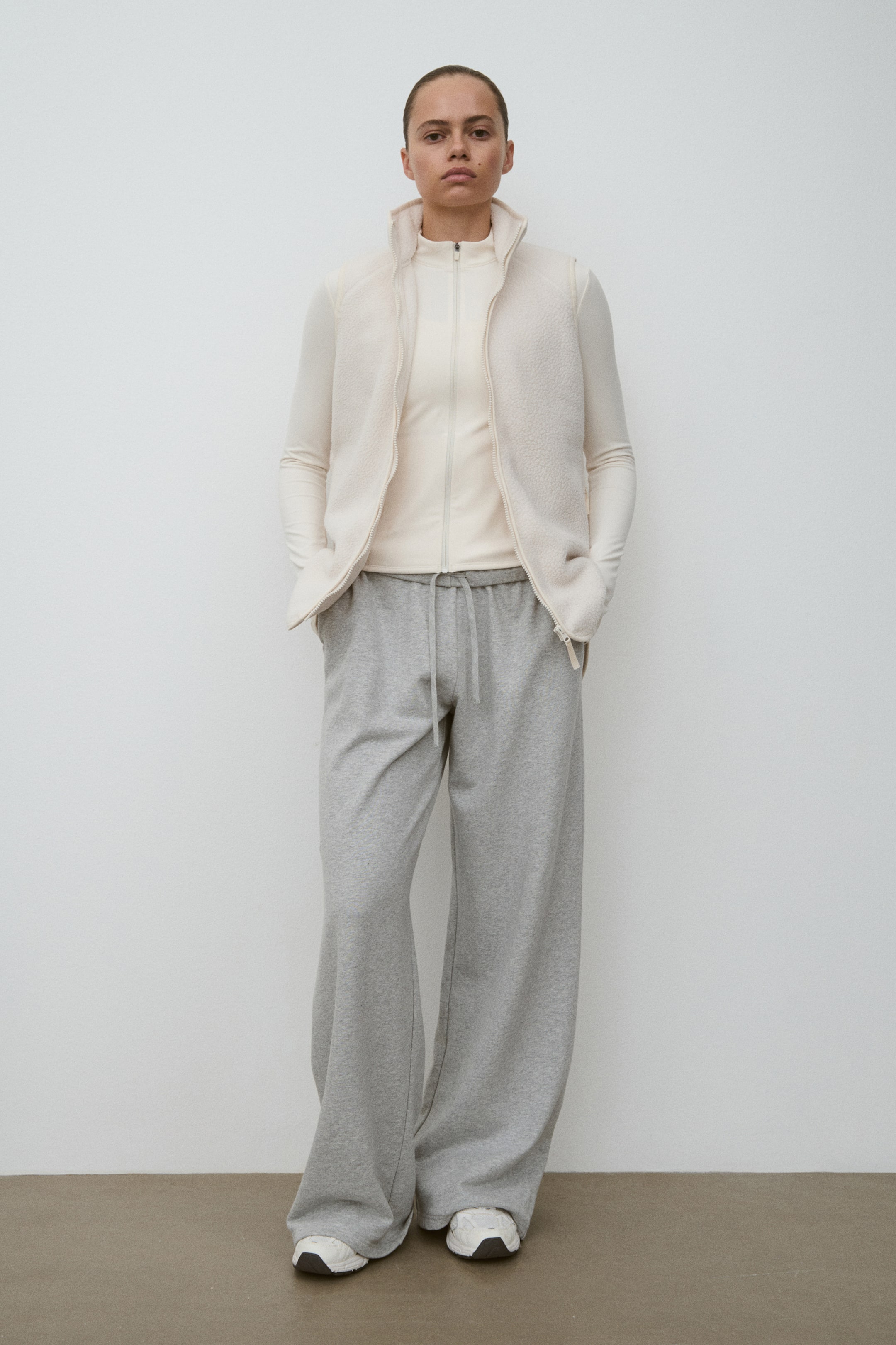 Women's Ivory Regular-Fit Teddy Fleece Sports Vest | H&M CA