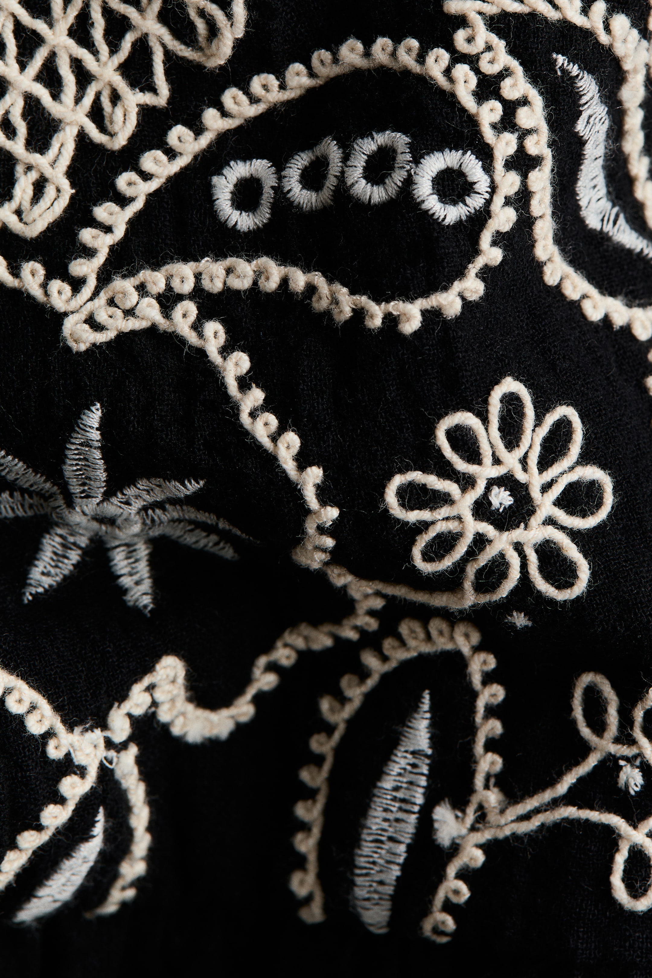Abito in cotone con ricamo - Nero/fiori - BAMBINO | H&M IT