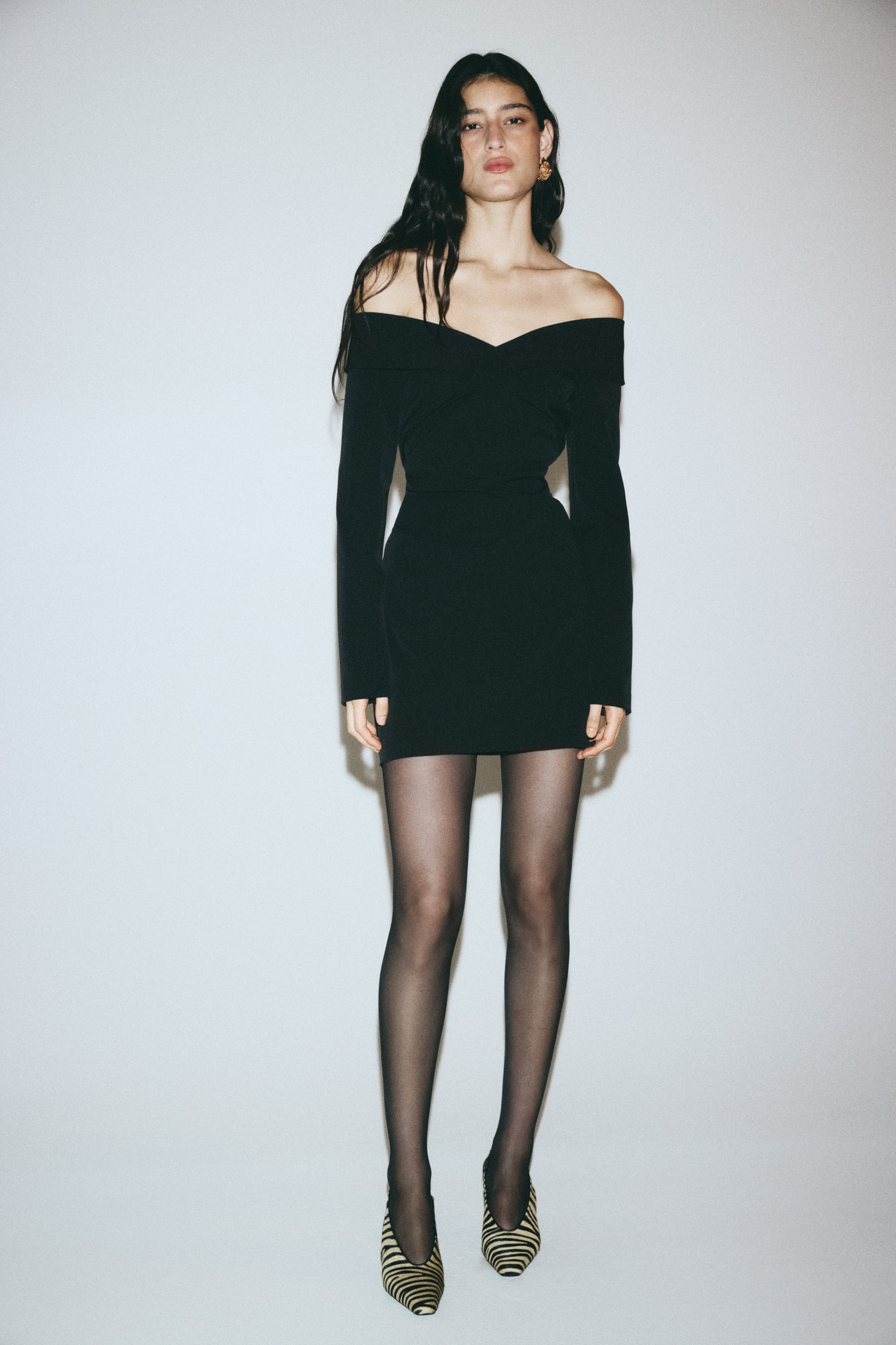 Robe épaules nues à effet croisé - Noir - FEMME | H&M CA