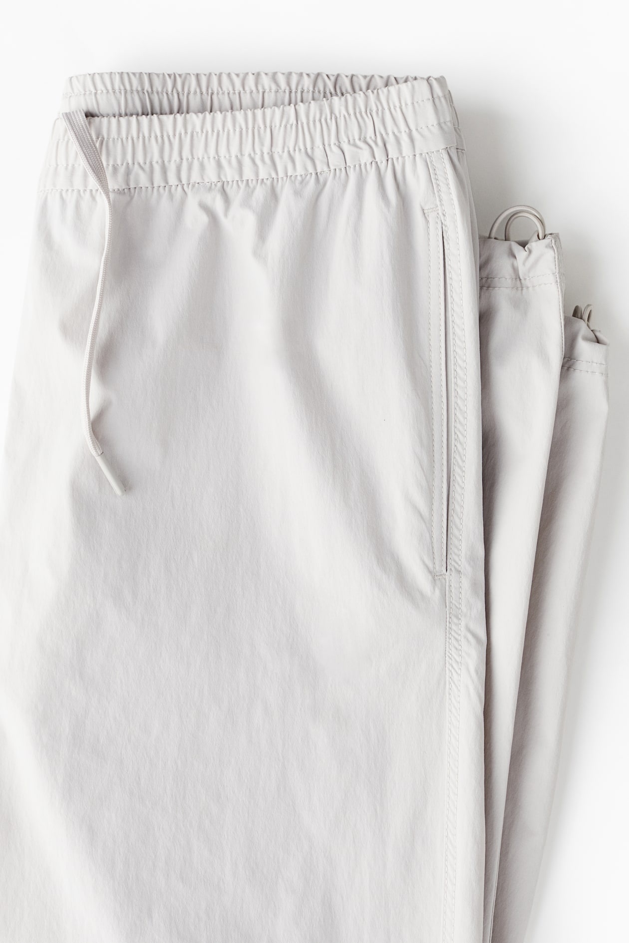 Men’s Light gray Regular Fit Nylon Pants | H&M US