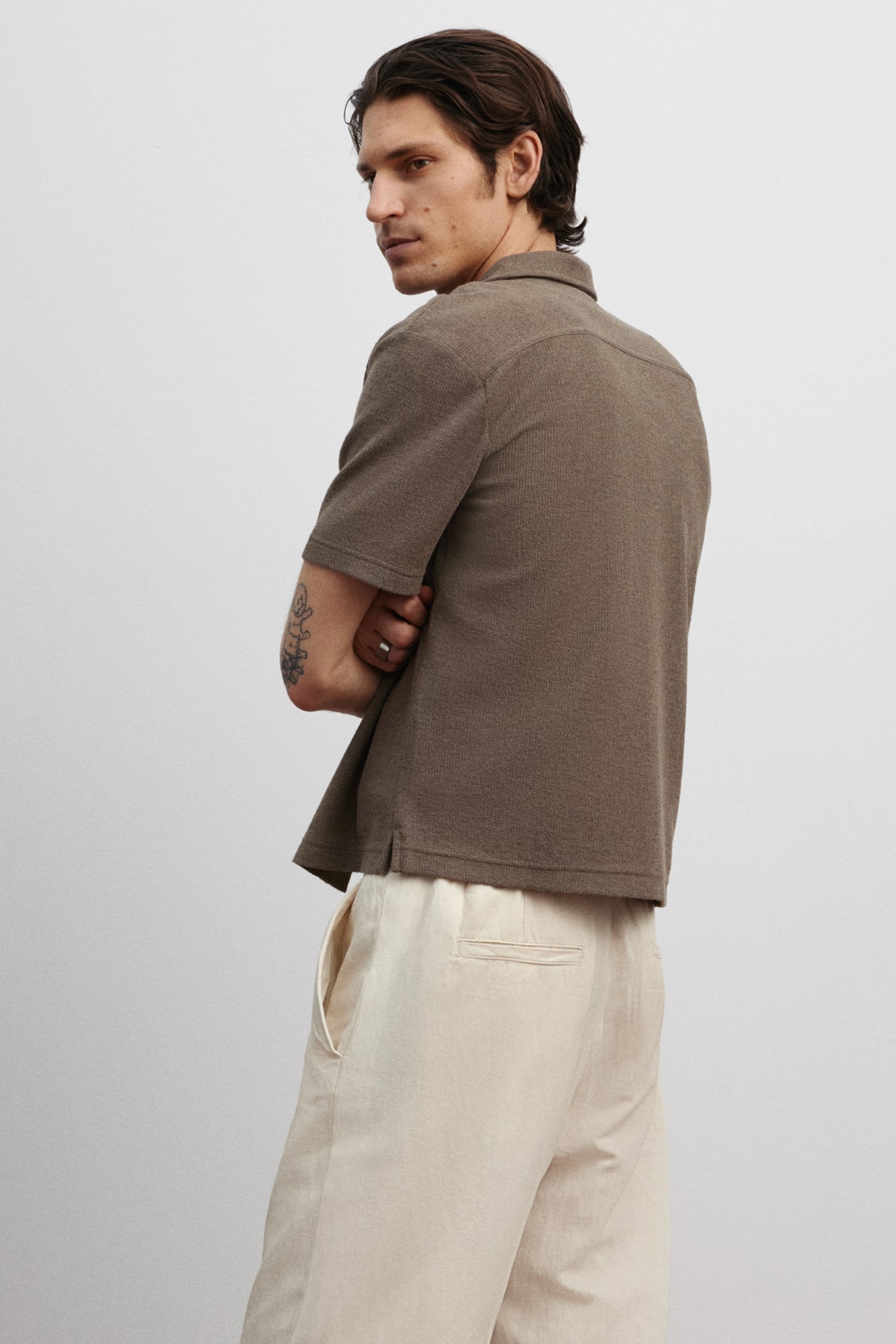 Camisa Regular Fit de manga corta - Café - Men | H&M MX