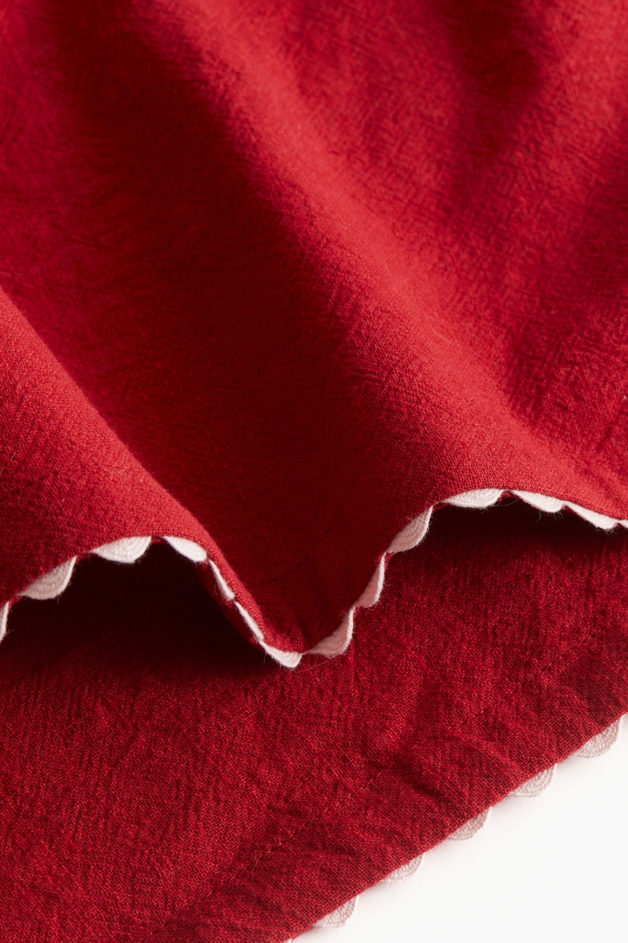 Red/light pink 2-Pack Scalloped-Edge Napkins at H&M Home | H&M CA