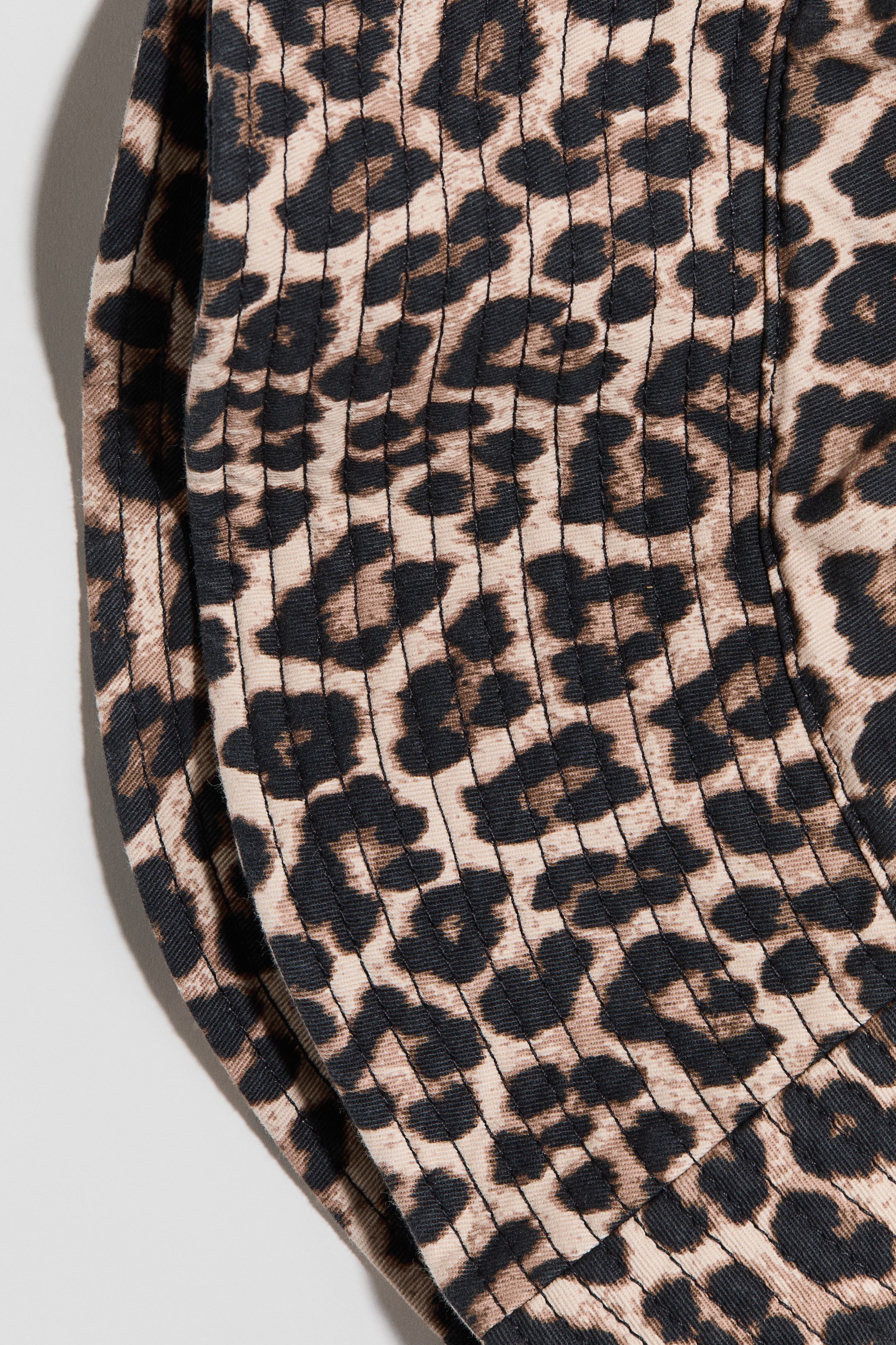 Light beige/Leopard print Cotton twill sun hat for kids | H&M GB