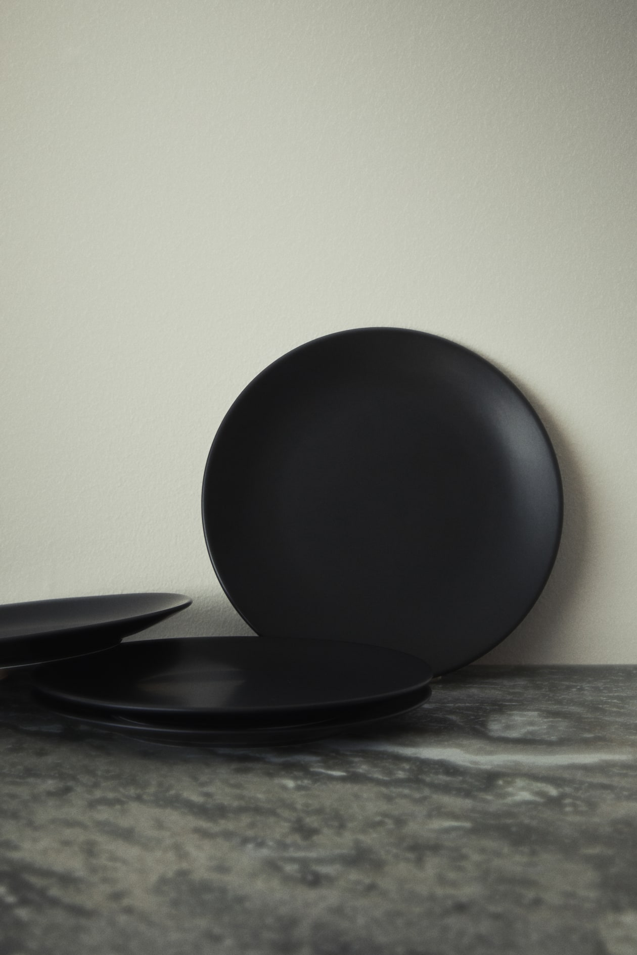 4-pack Plates - Black - Home All | H&M US