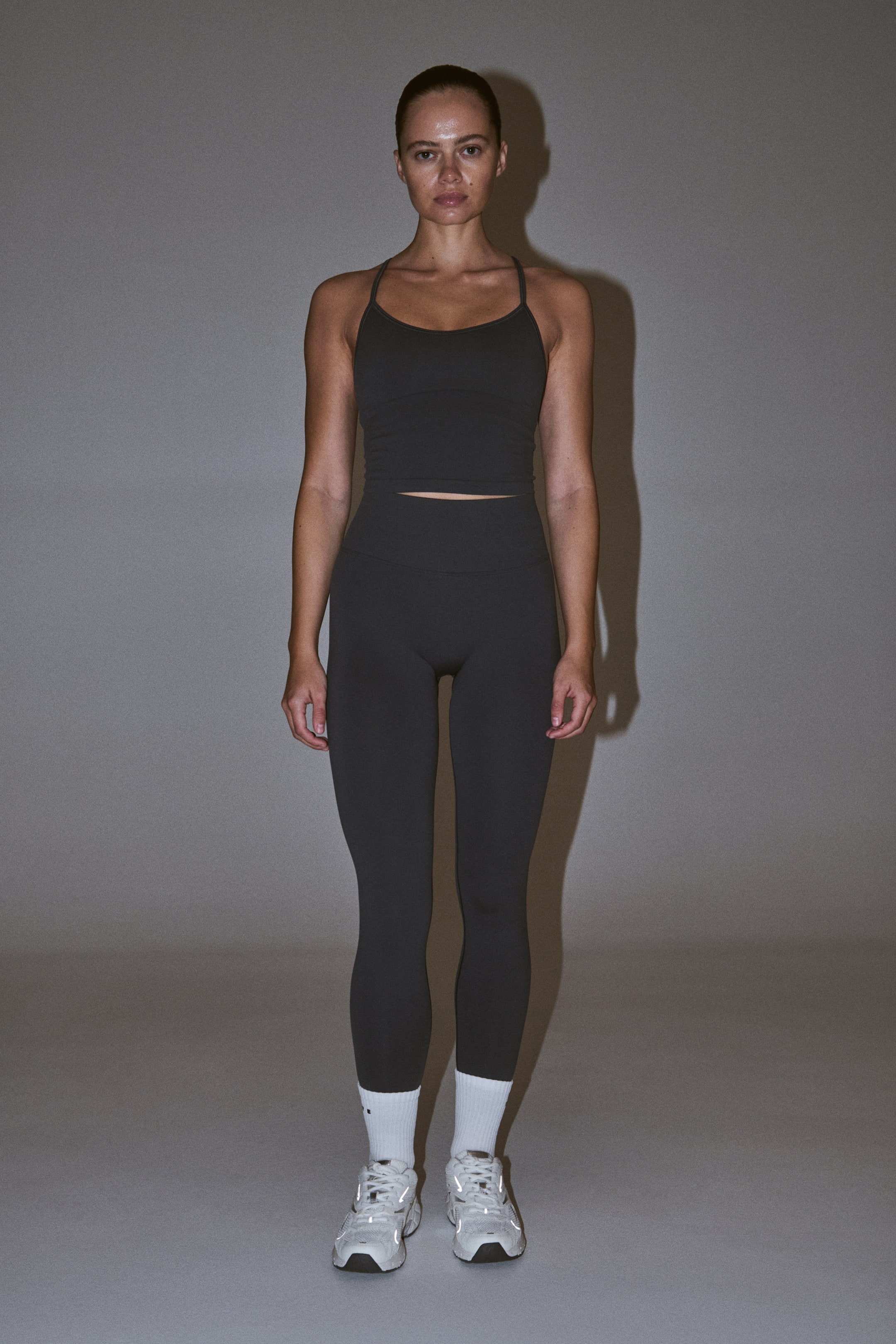 Seamless Sports leggings with DryMove™ - Dark grey - Ladies | H&M IN