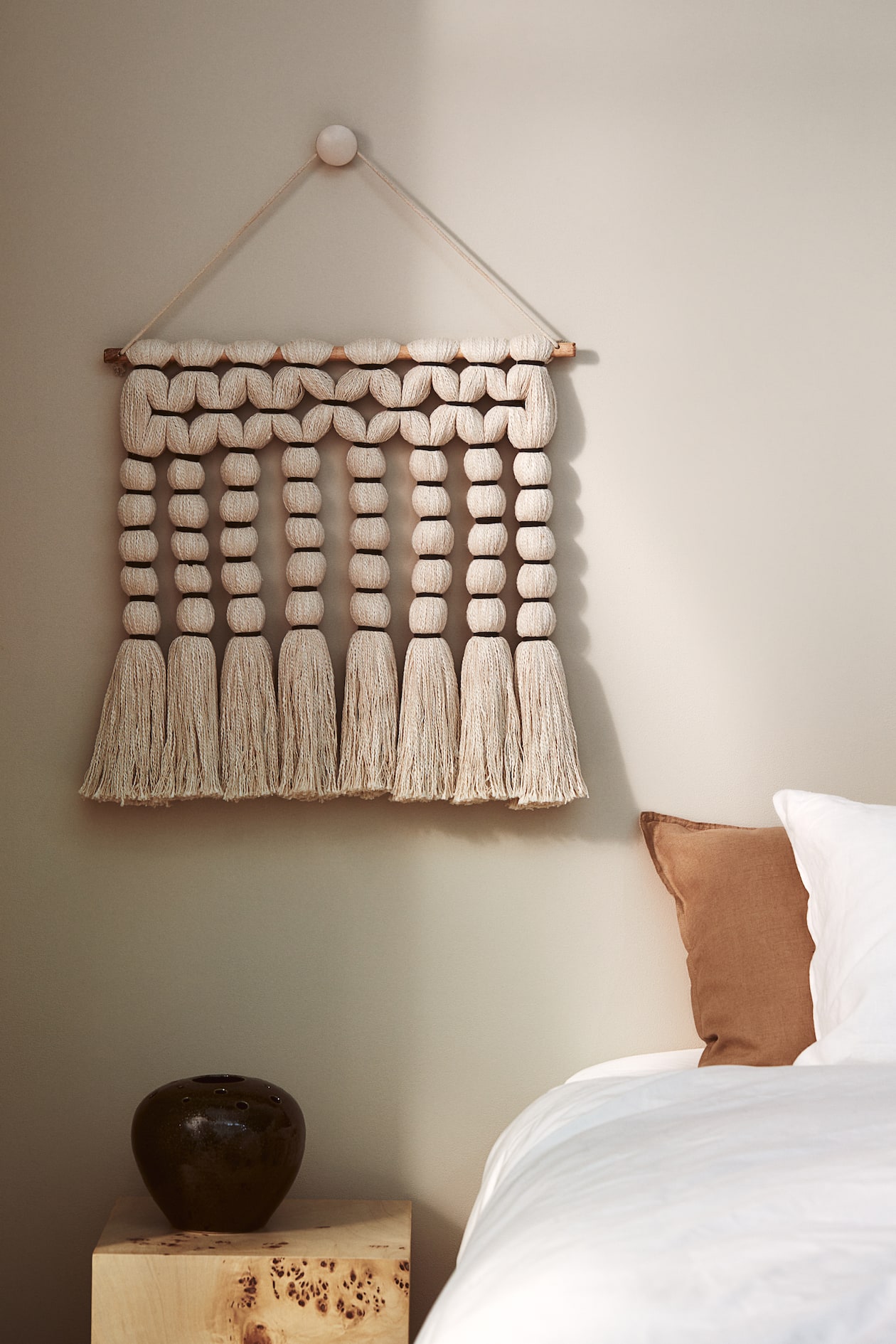 Veggpynt i makramé - Cream - Home All | H&M NO