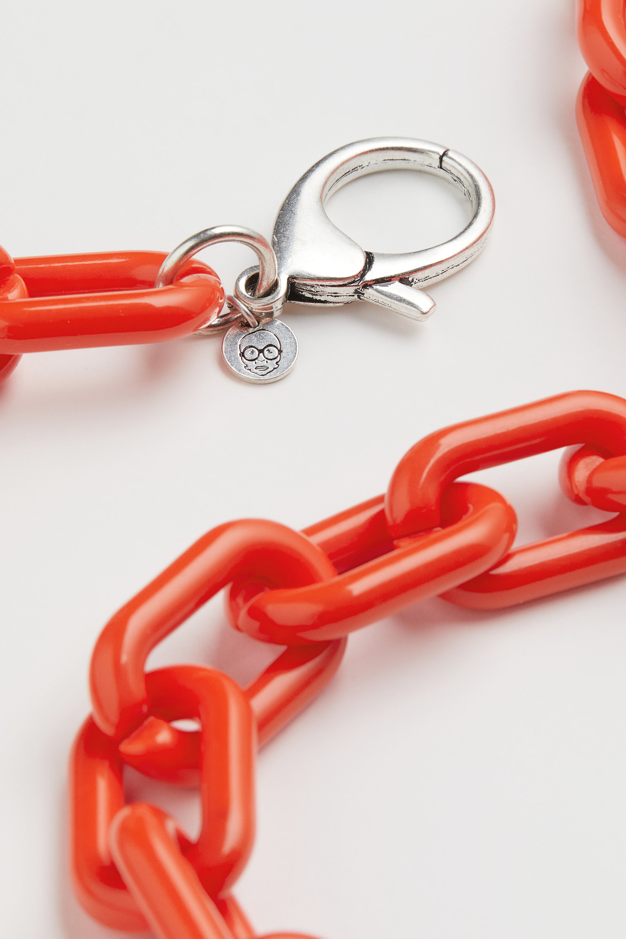 Collier iconique avec broche amovible - Rouge vif - FEMME | H&M CA