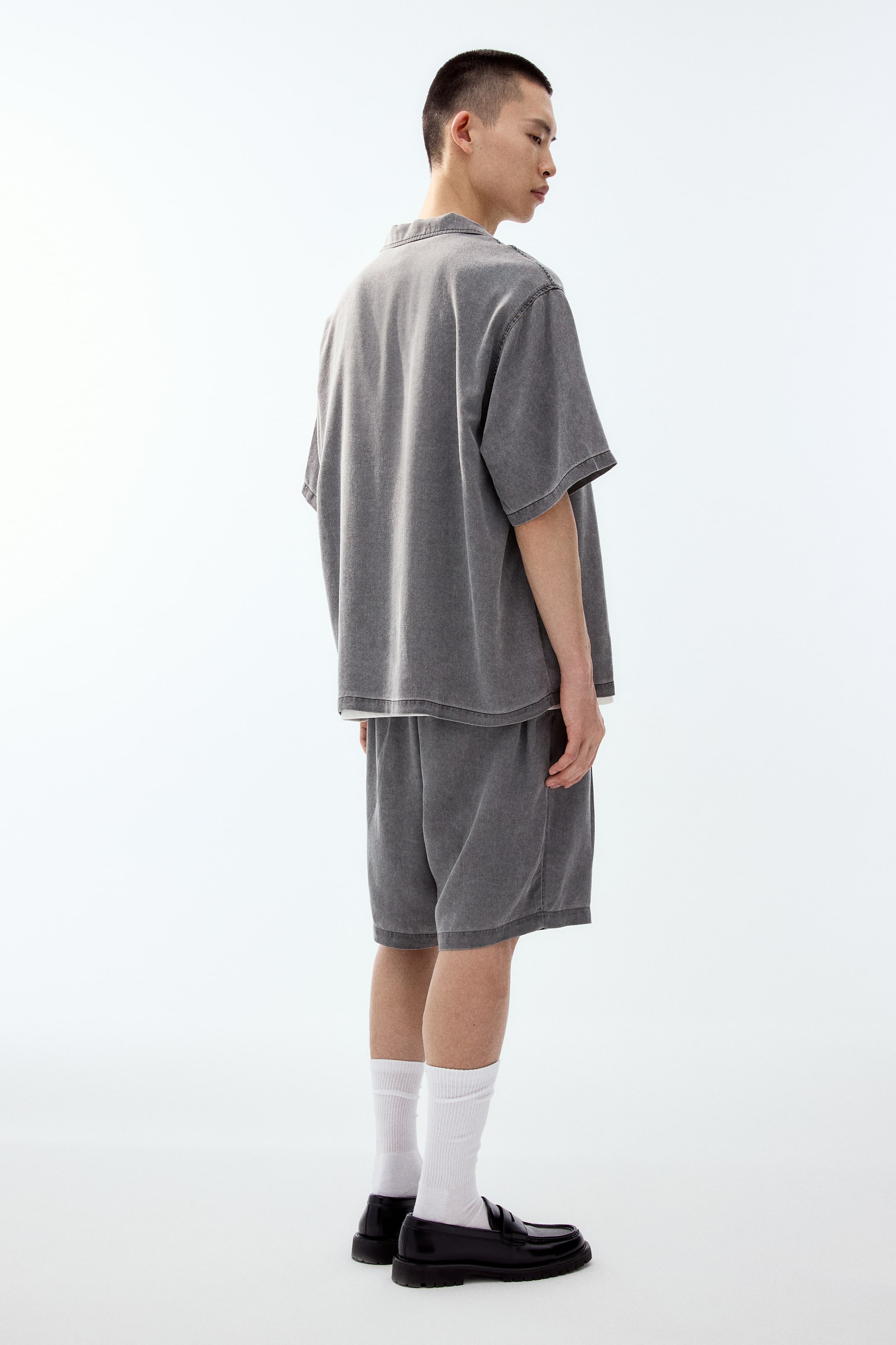Loose Fit Shorts - Dark grey - Men | H&M SG