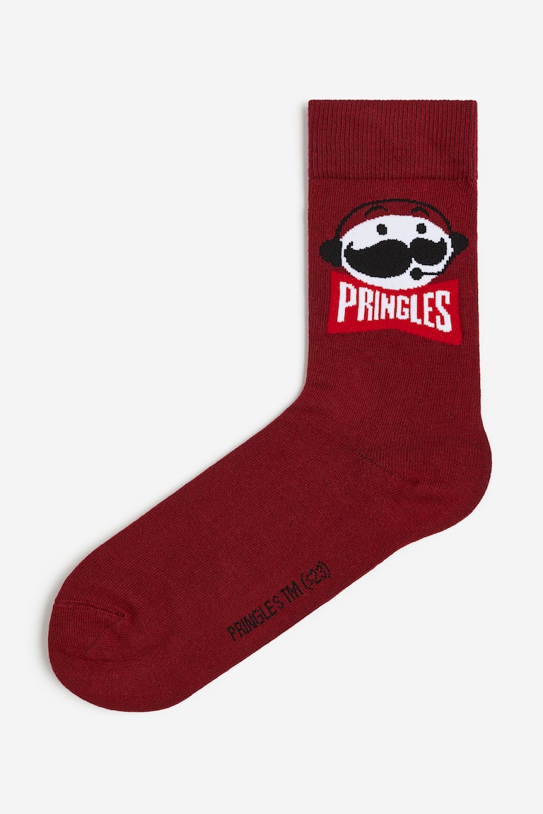 Men’s Dark red/Pringles Motif-Detail Socks | H&M US