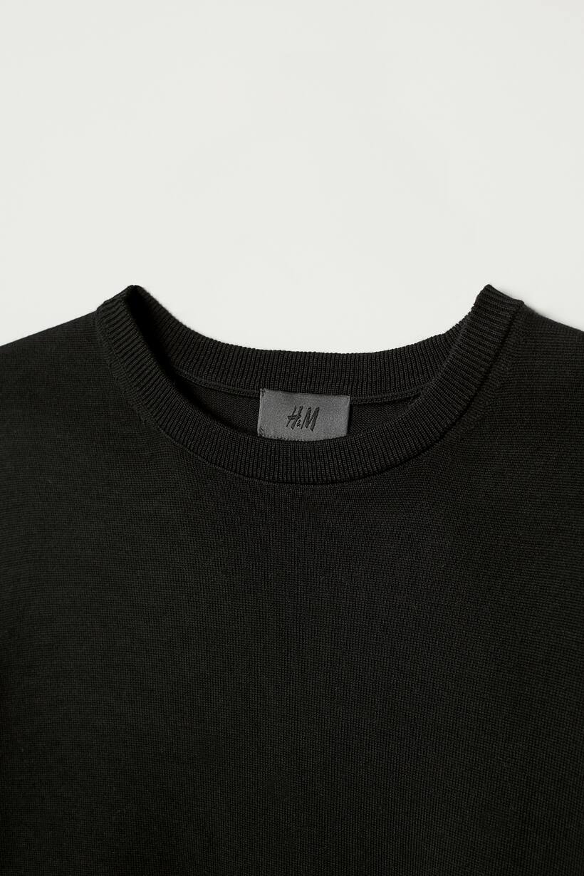 Merino wool jumper - Round neck - Long sleeve - Black - Men | H&M GB