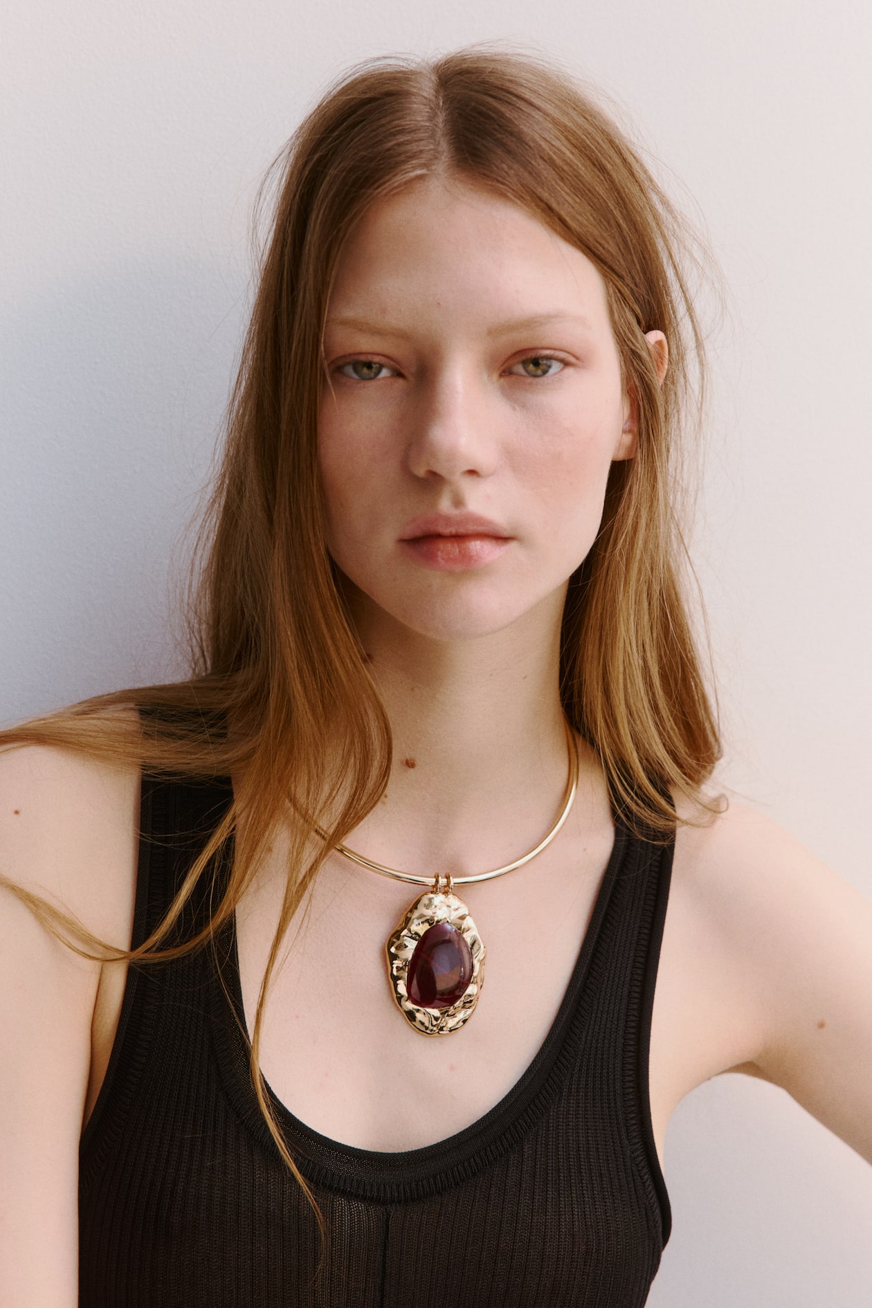 Tukeva riipuskaulakoru - Kullanvärinen - NAISET | H&M FI