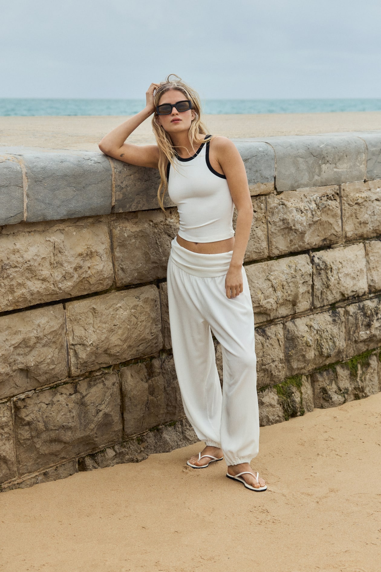 Crinkled Balloon-Leg Pants - White - Ladies | H&M US