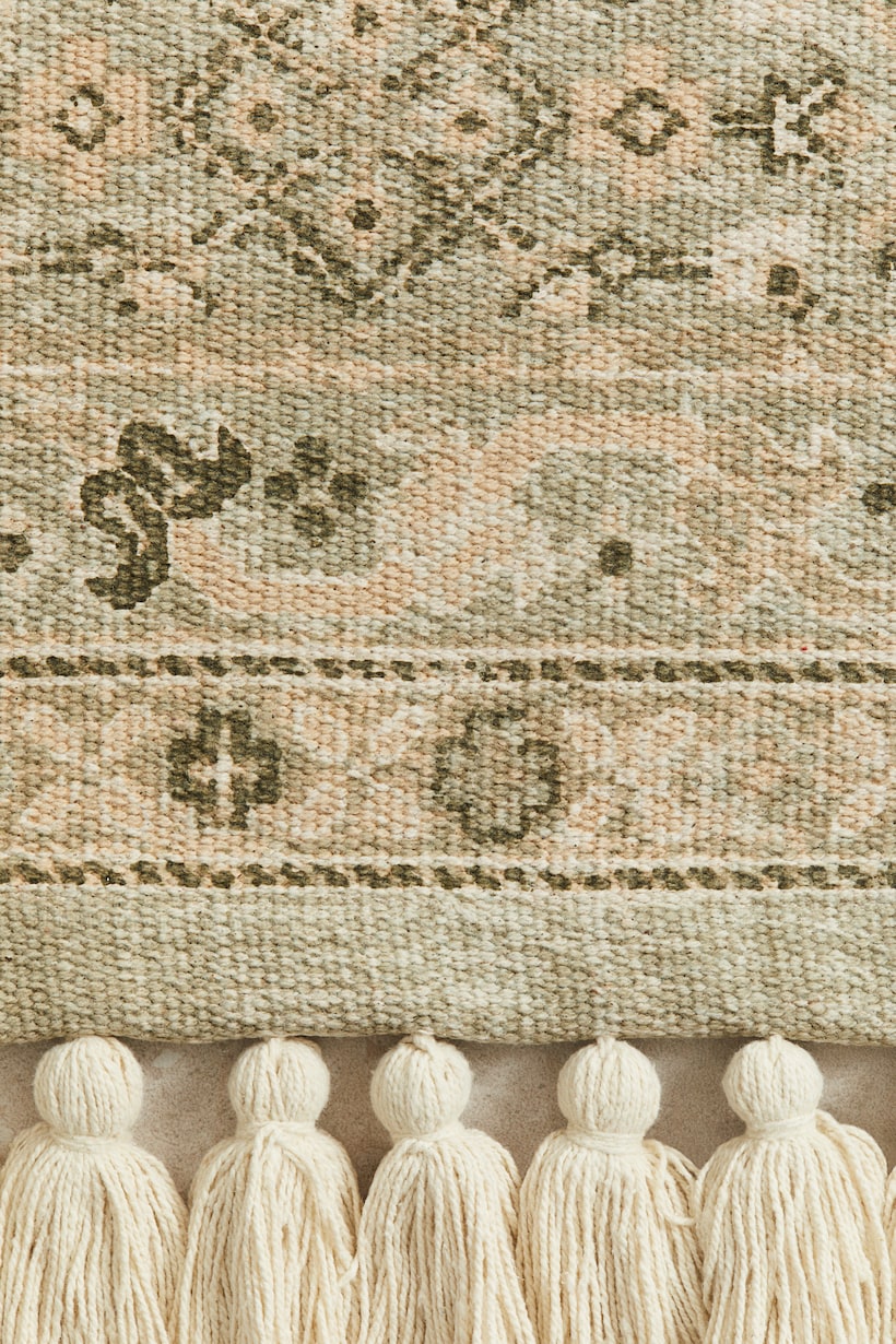 Patterned Rug with Fringe - Light dusty green/patterned - Home All | H&M US