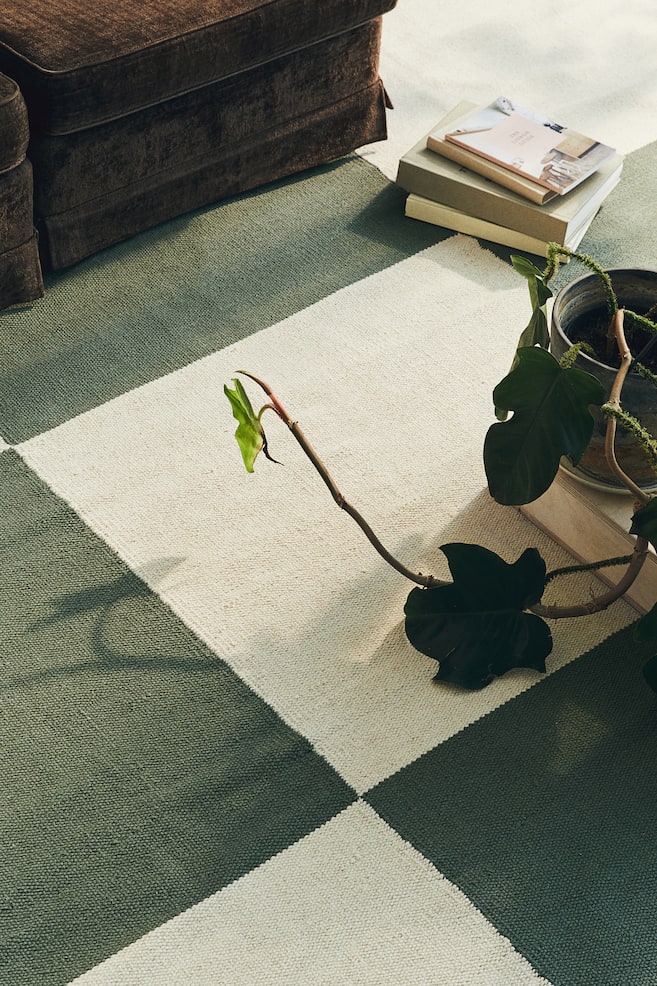 Checked Cotton Rug - Dark green/checked - Home All | H&M US