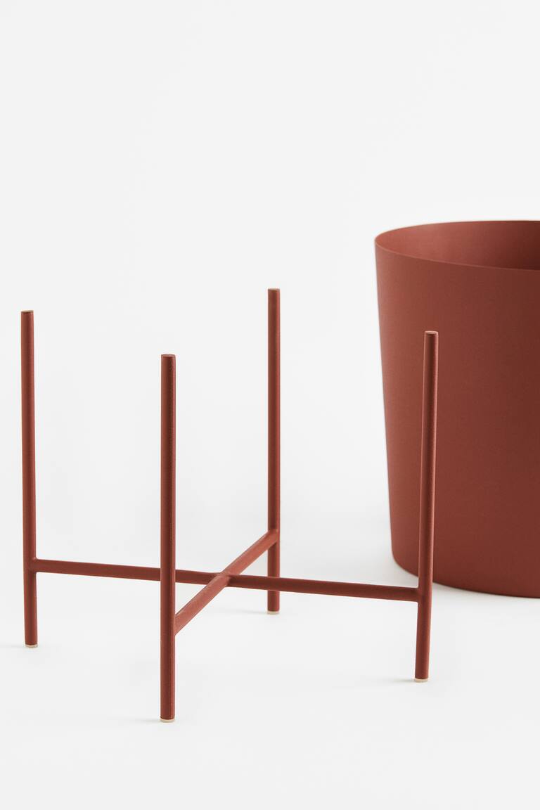Rust brown Extra-large Plant Pot with Stand at H&M Home | H&M US