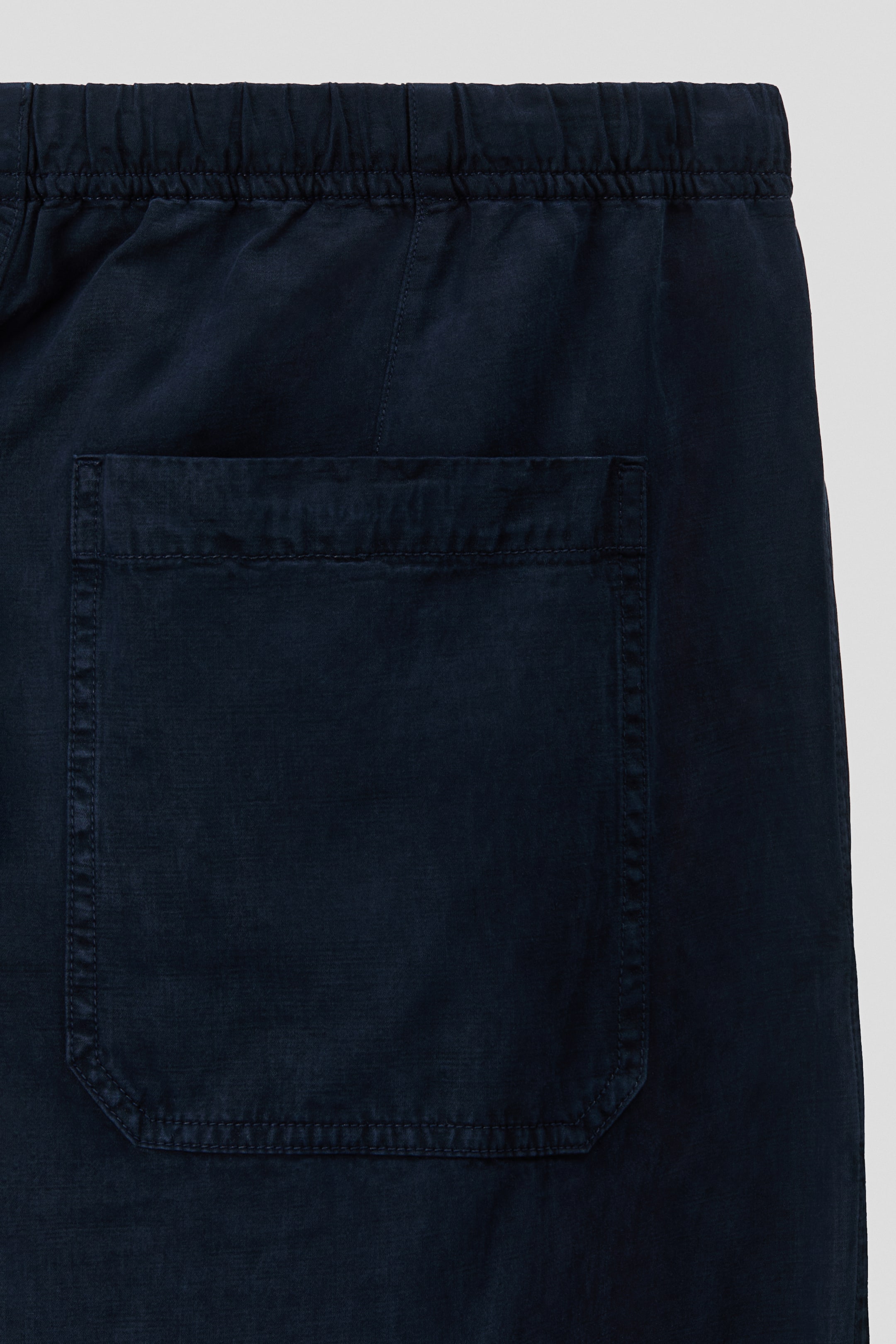 Pantalón Loose Fit en mezcla de lino - Azul marino - Men | H&M MX