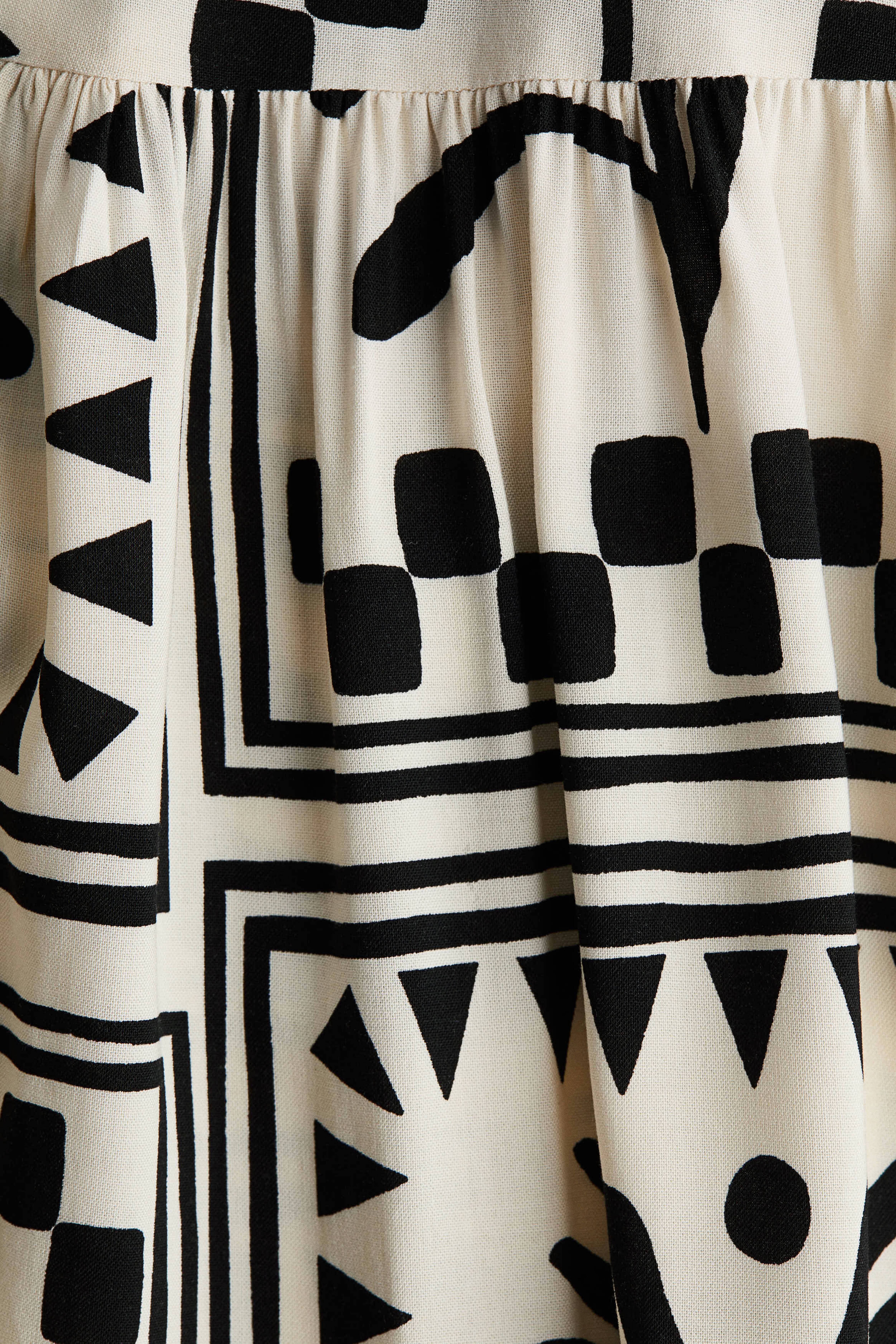 Vestido T nica Efecto Arrugado Crema Estampado Negro MUJER H M ES Vestido T nica Efecto Arrugado Crema Estampado Negro MUJER H M ES
