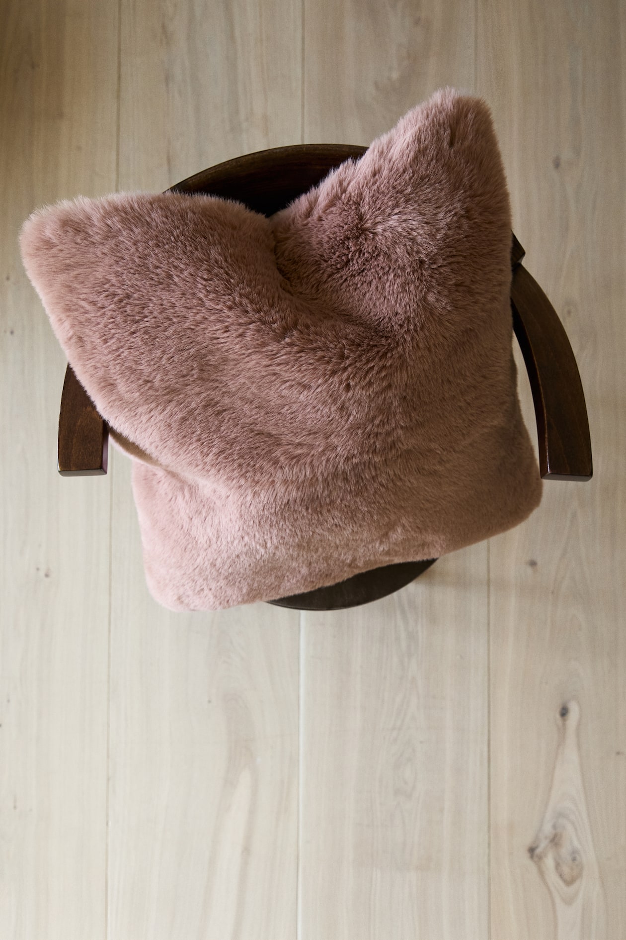 Dusty pink Fluffy cushion cover at H&M Home | H&M IN