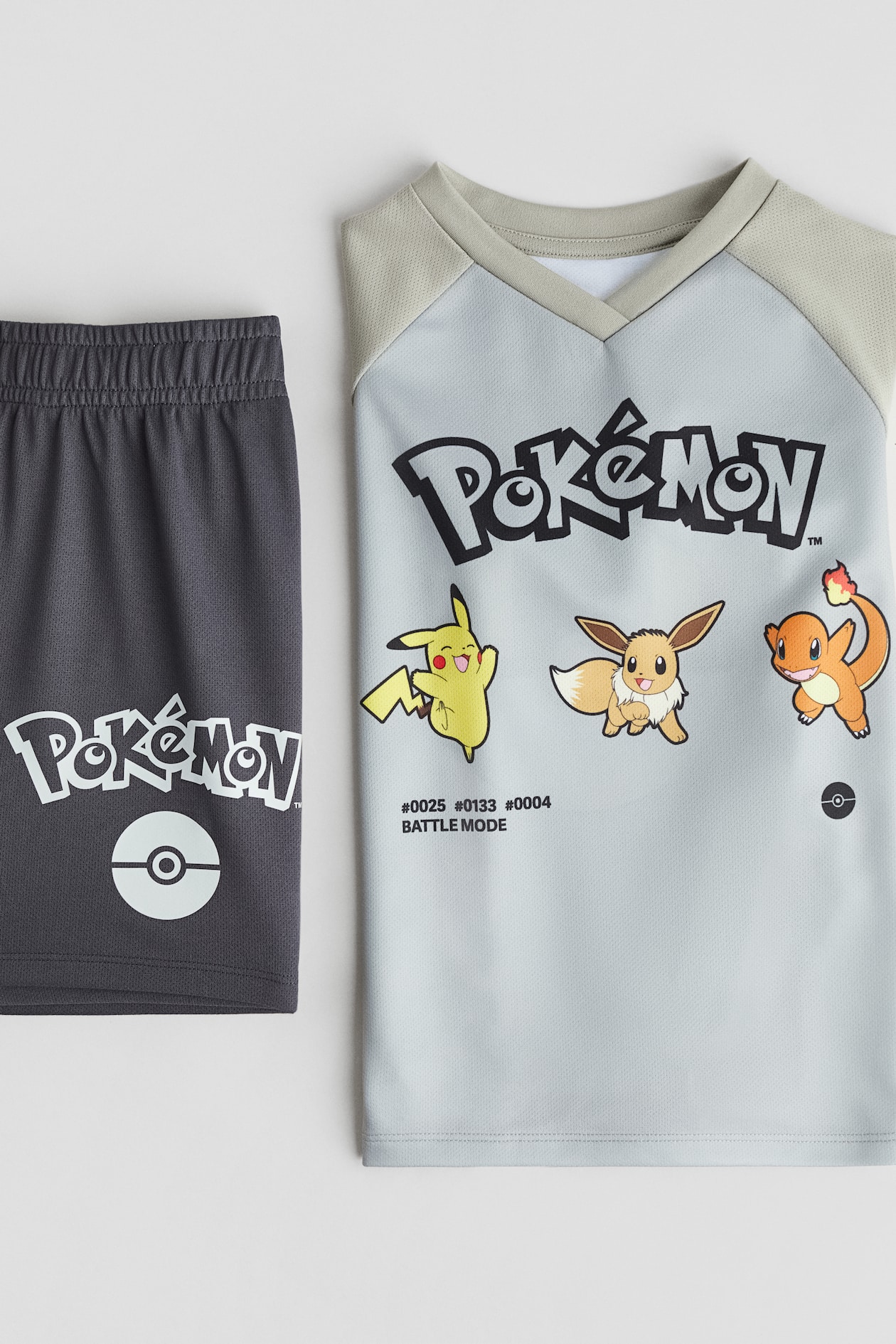 Gray/Pokémon 2-piece Soccer Set for kids - Regular | H&M CA
