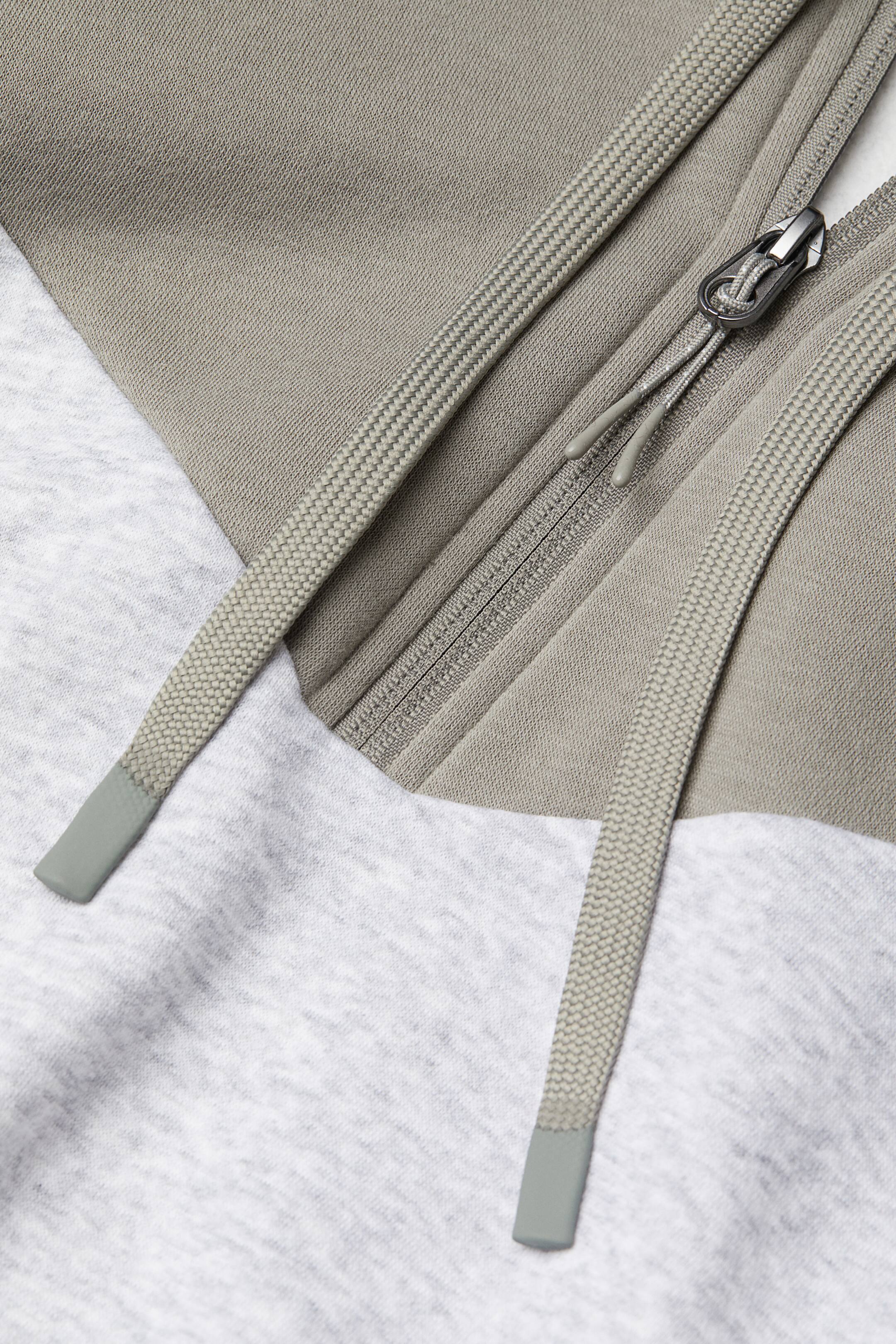 Color-block Sports Top - Long sleeve - Light khaki green/color-block ...