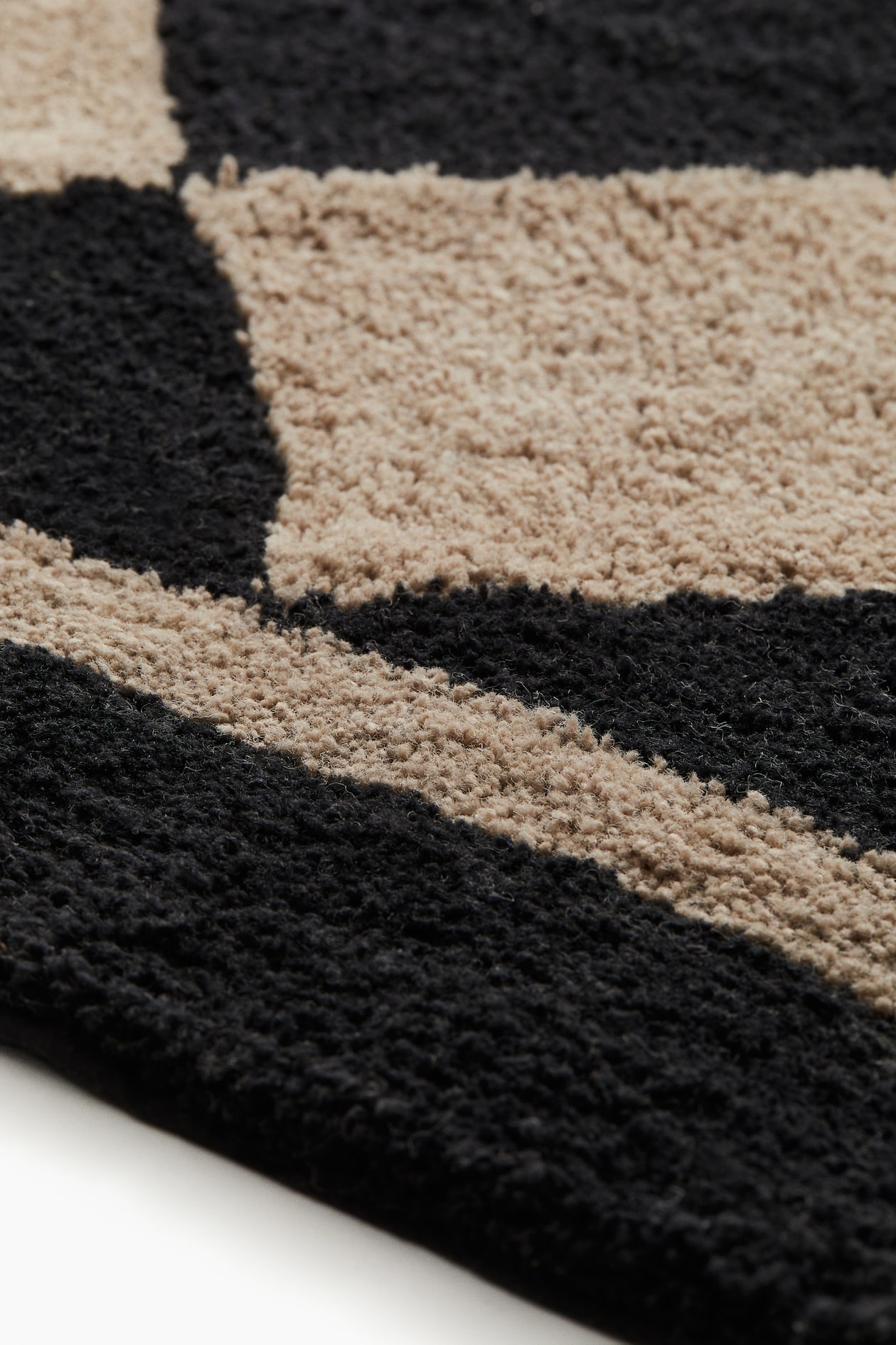 Diamond-Patterned Wool-Blend Rug - Beige/diamond-patterned - Home All ...