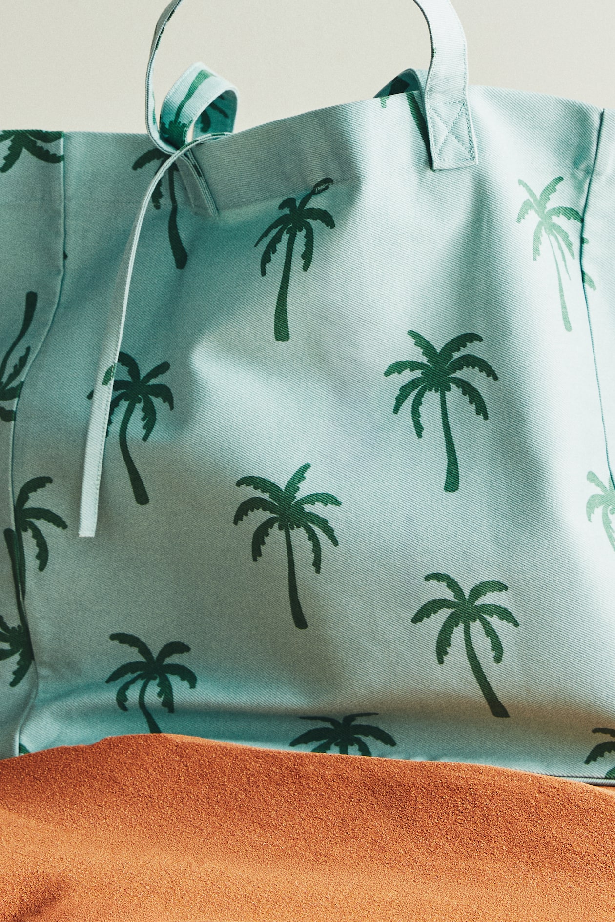 Turquoise/patterned Patterned Beach Bag at H&M Home | H&M US