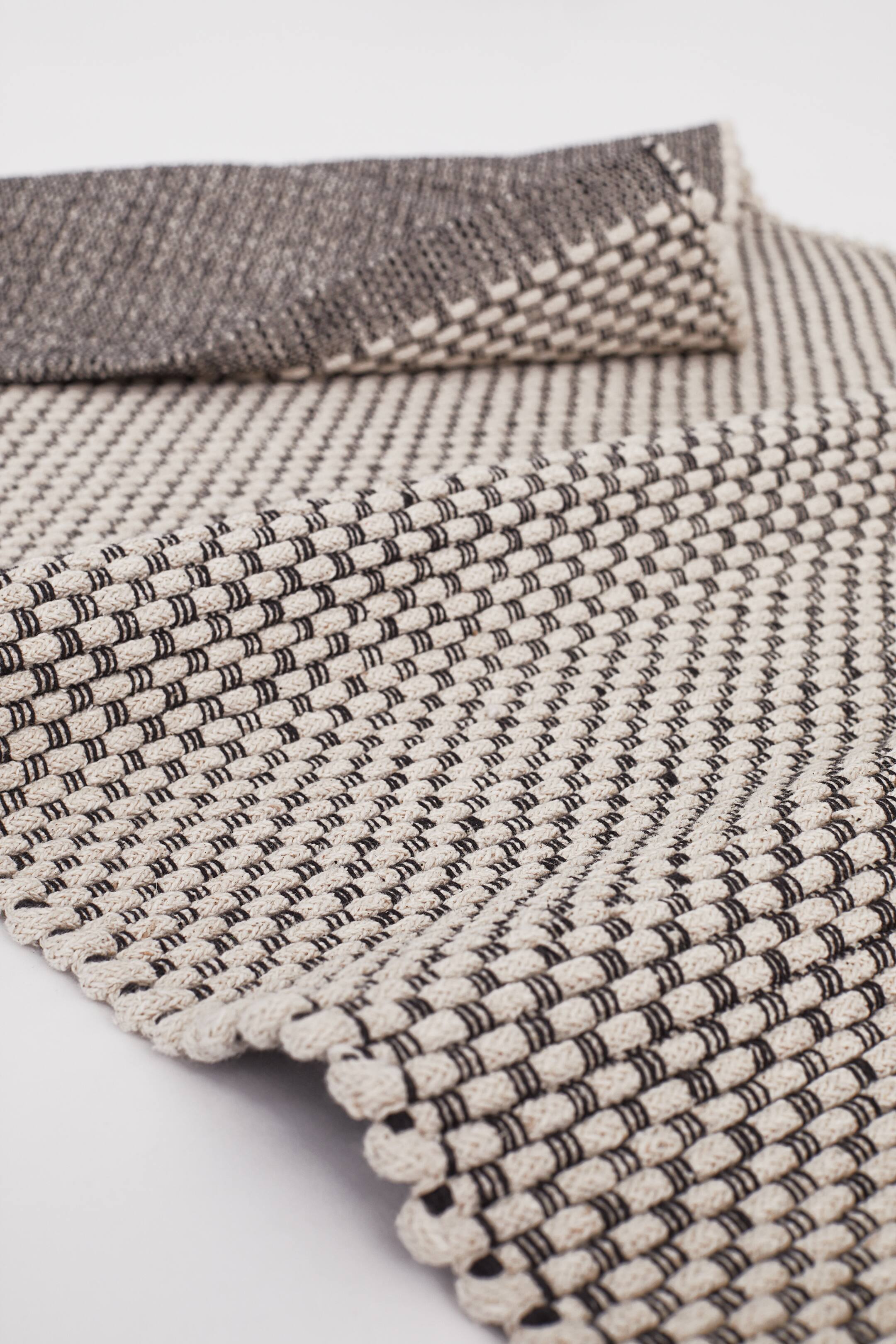 Patterned cotton rug - Natural white/Black - Home All | H&M GB