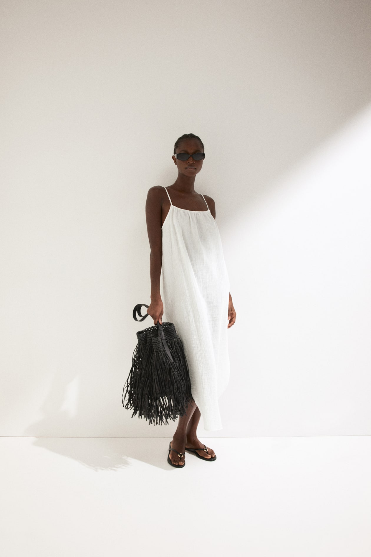 Muslin beach dress - White - Ladies | H&M IN