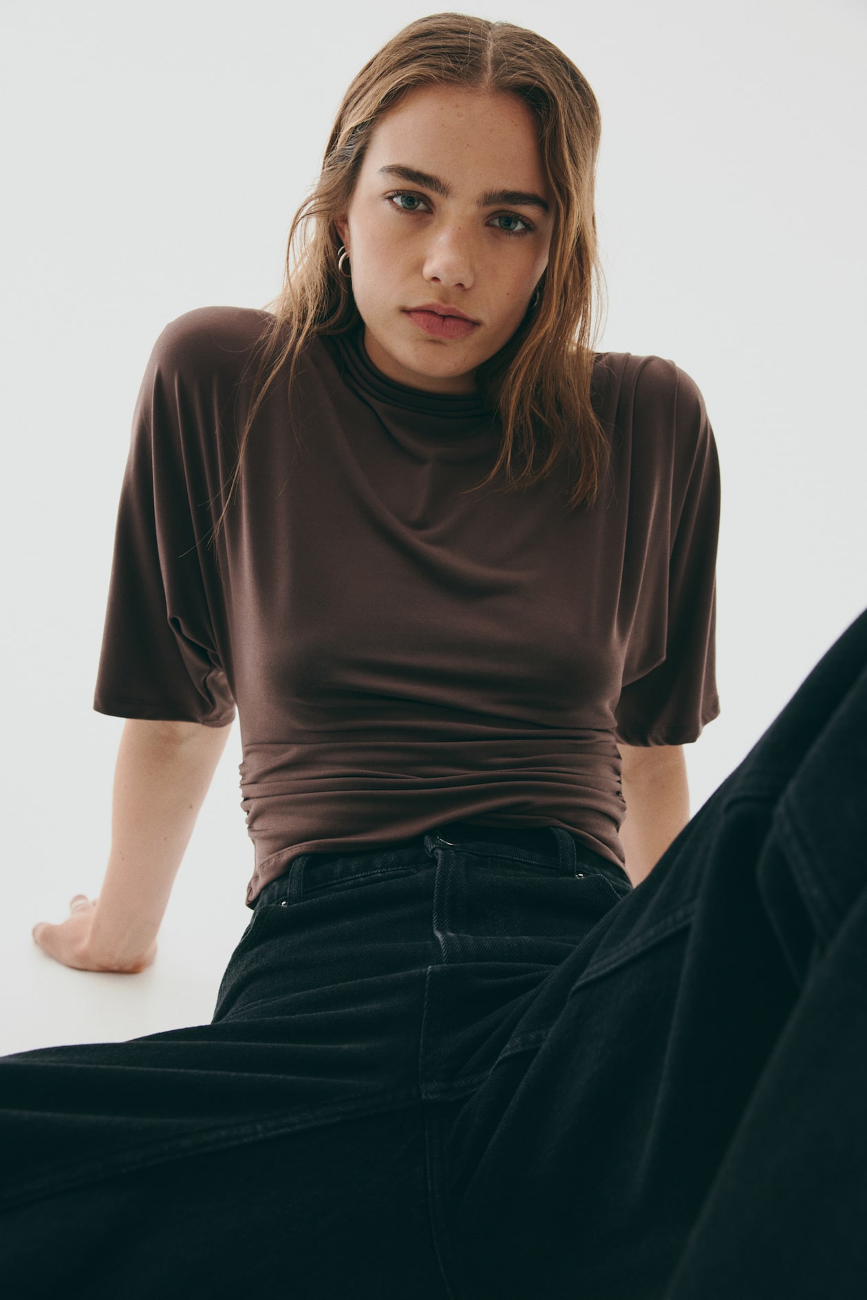 Gedrapeerde top - Donkerbruin - DAMES | H&M NL