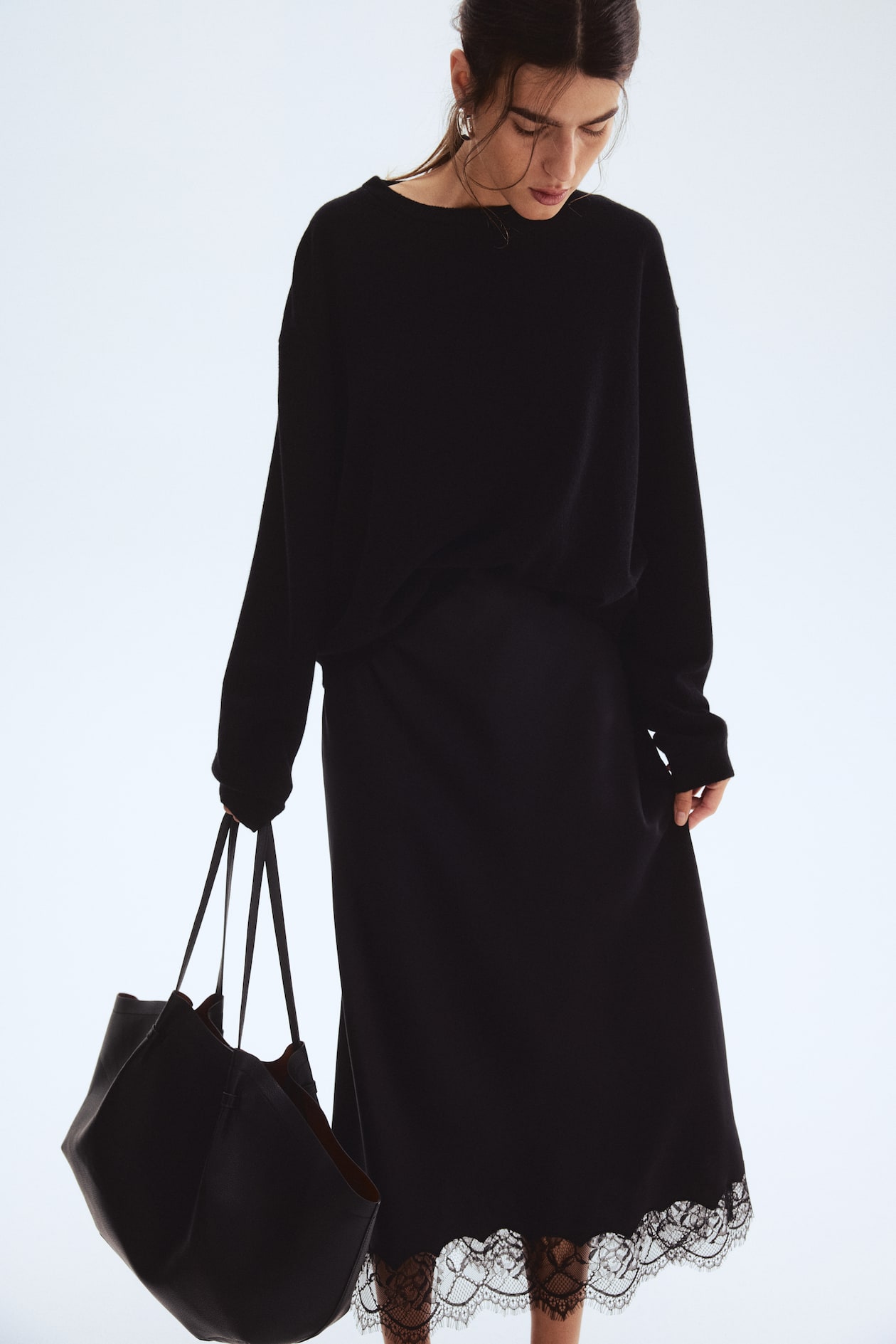 Satinkjol med spetskant - Svart - DAM | H&M SE