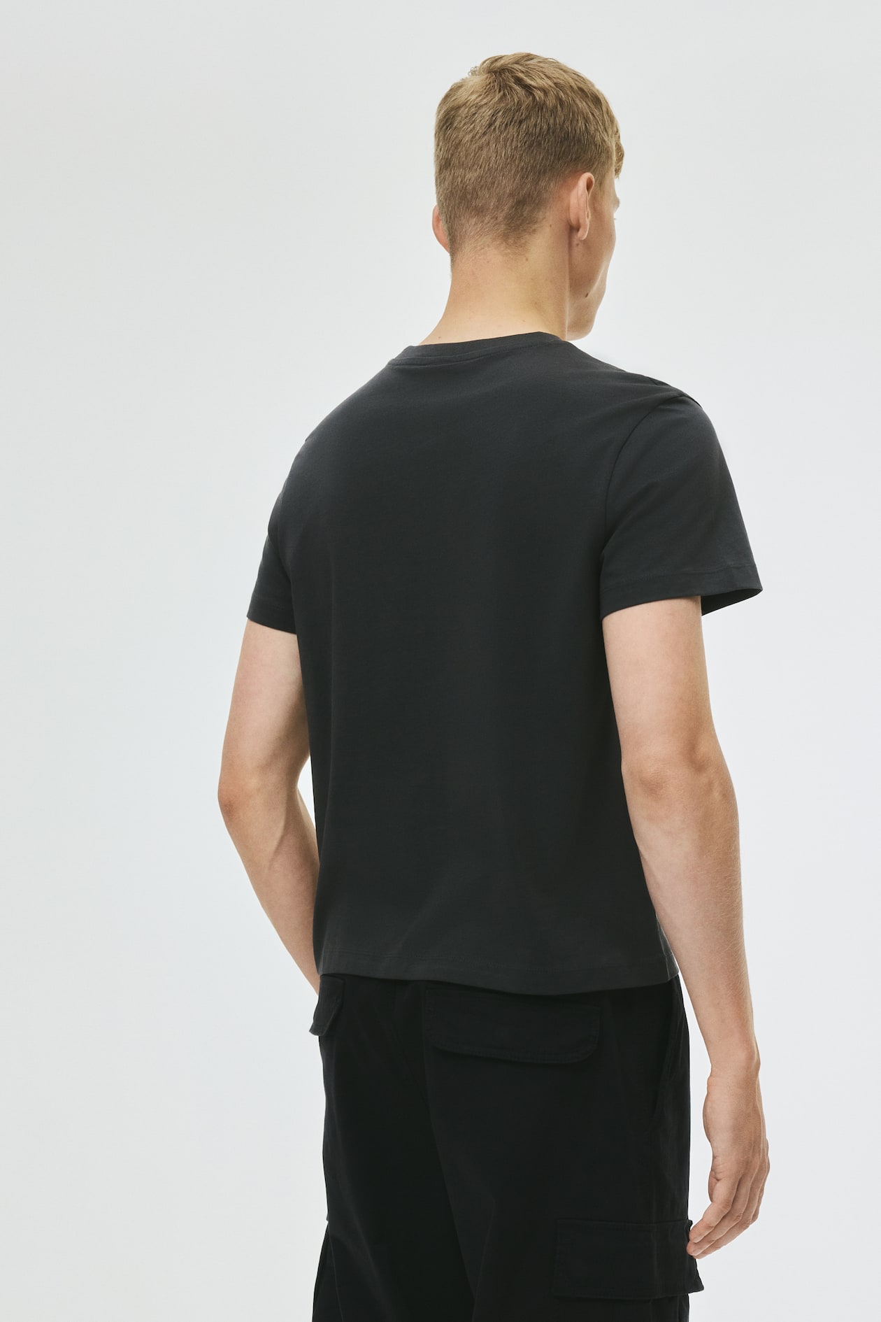 Men’s Black Slim Fit Cropped T-shirt | H&M GB