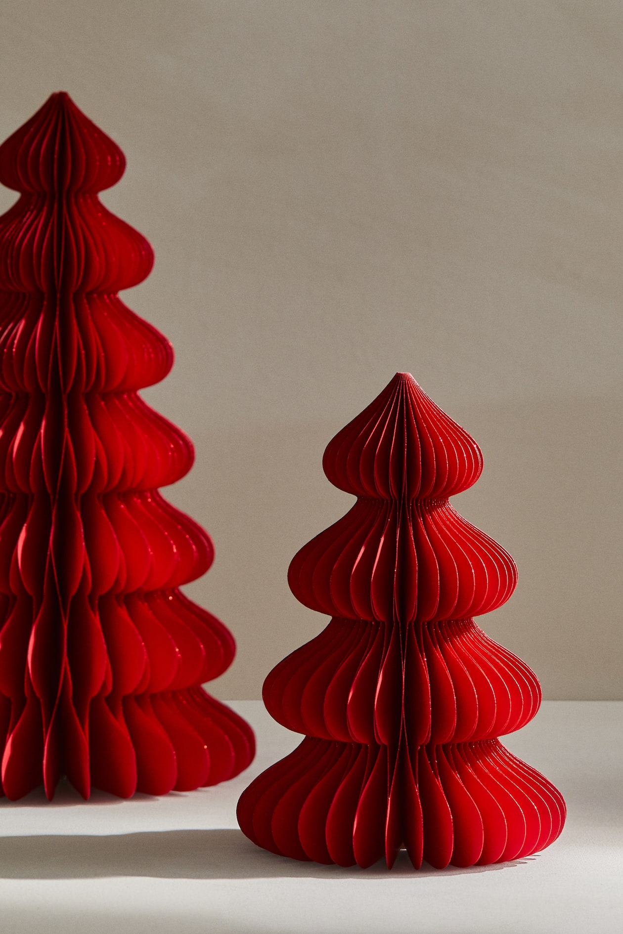 Lille julepynt i papir med form som et grantræ - Rød - Home All | H&M DK