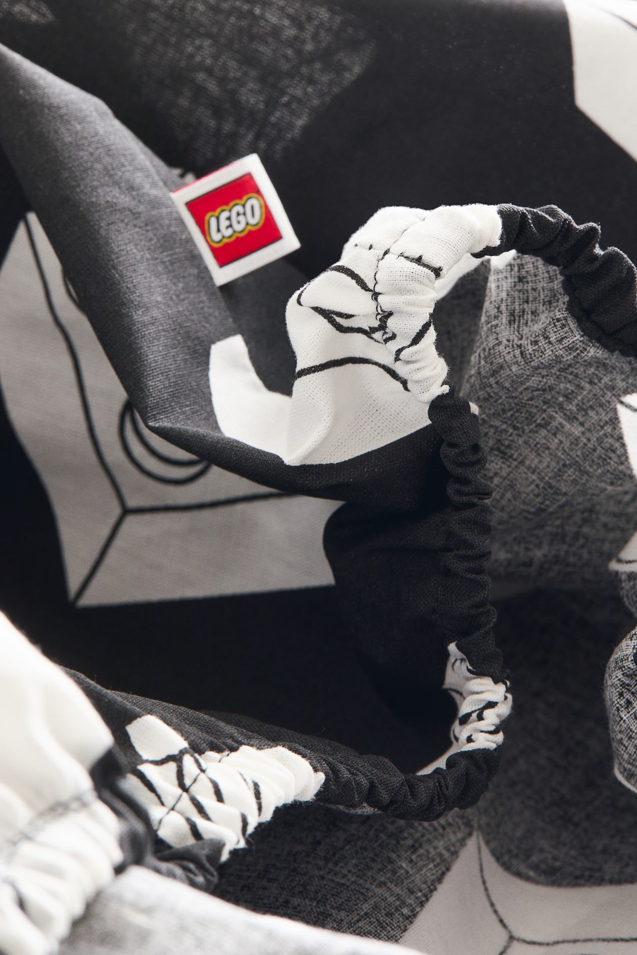 Black/LEGO Patterned Cotton Fitted Sheet | H&M CA