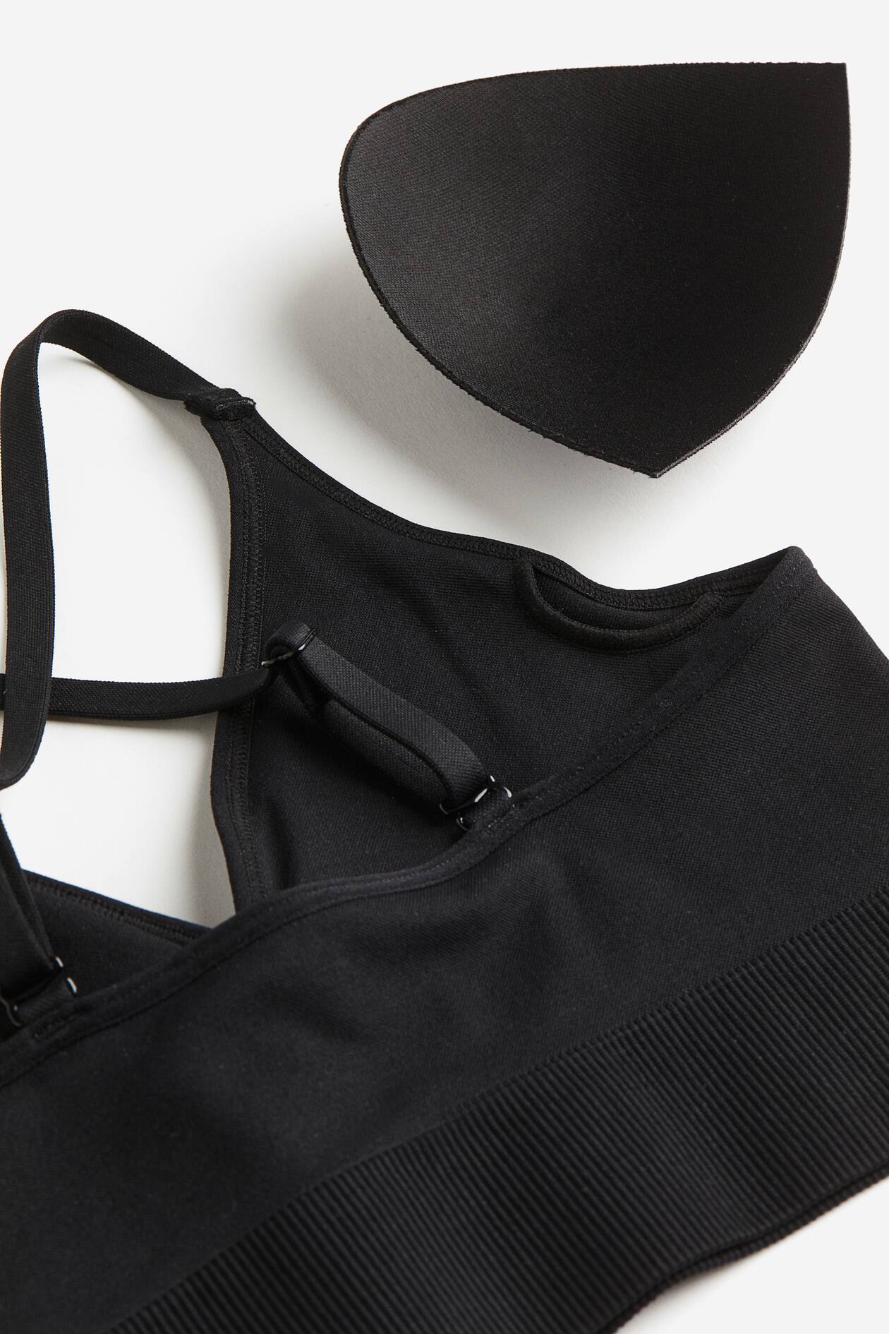 Seamless Light Support Sports bra in DryMove™ - Black - Ladies | H&M PH