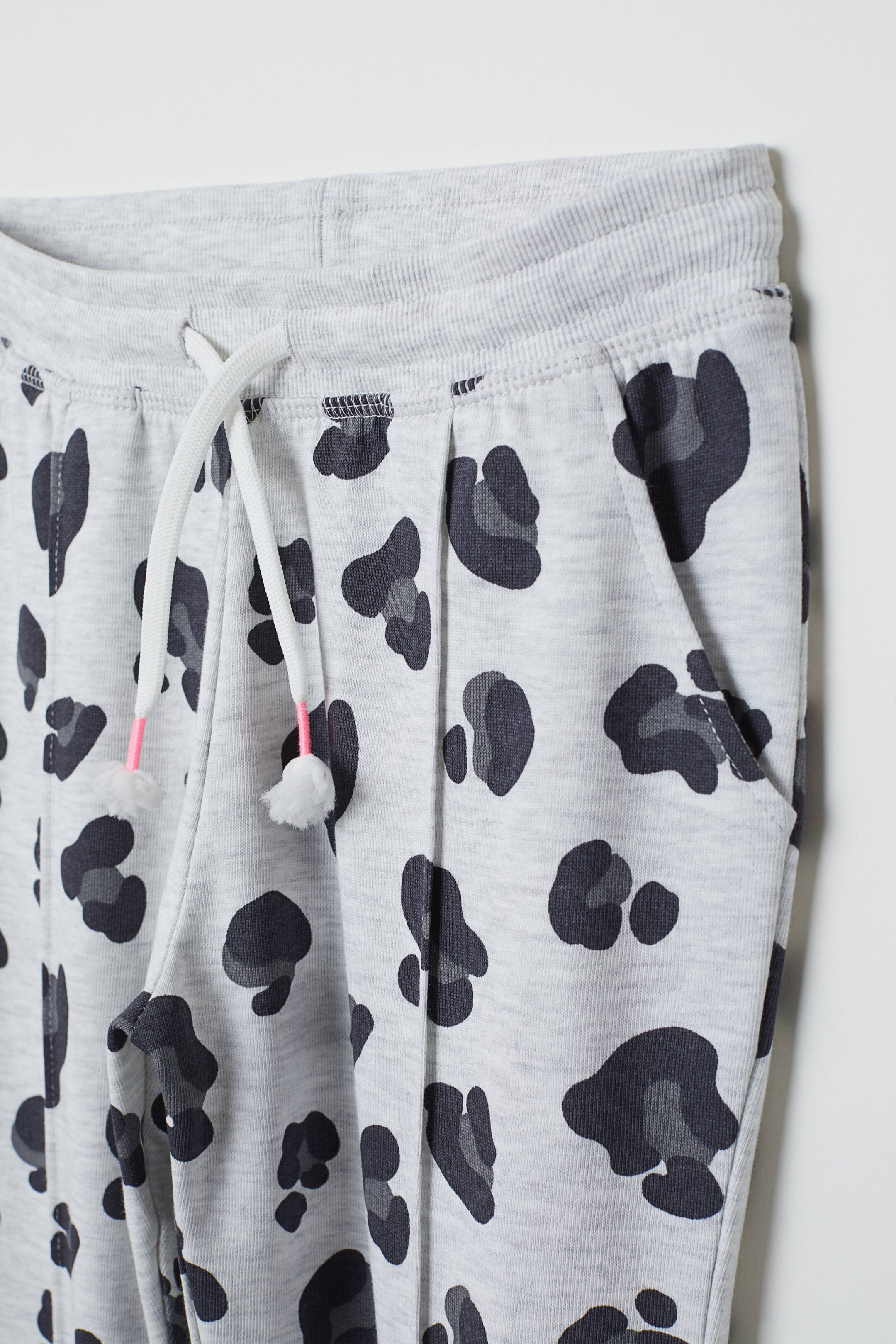 Joggers with Printed Design - Long - Gray/leopard print - Kids | H&M CA