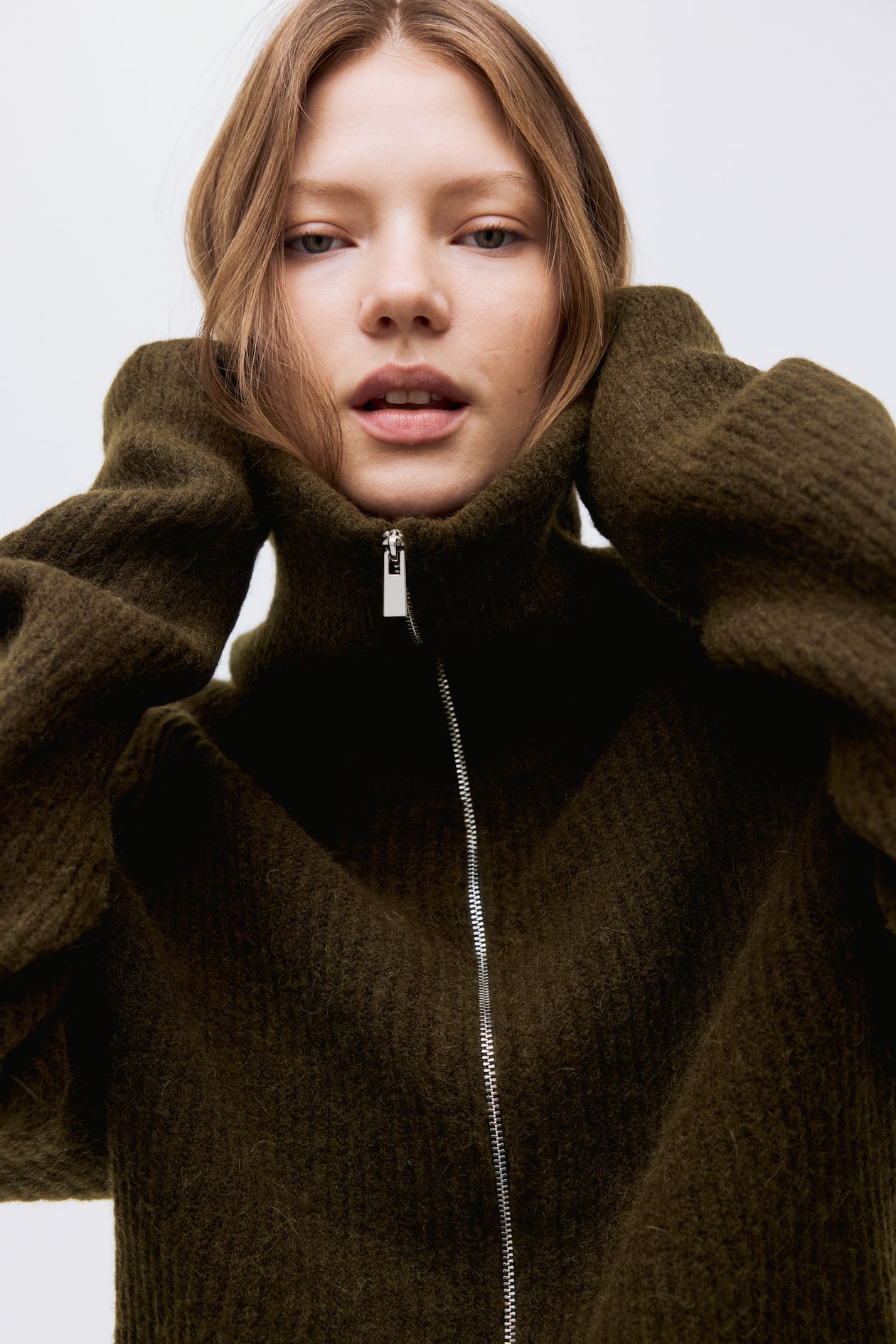 Cárdigan en mezcla de lana con zíper - Verde caqui oscuro - Ladies | H&M MX