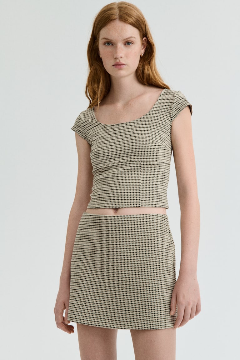 Women's Beige/Dogtooth pattern Cap-sleeved top | H&M IN