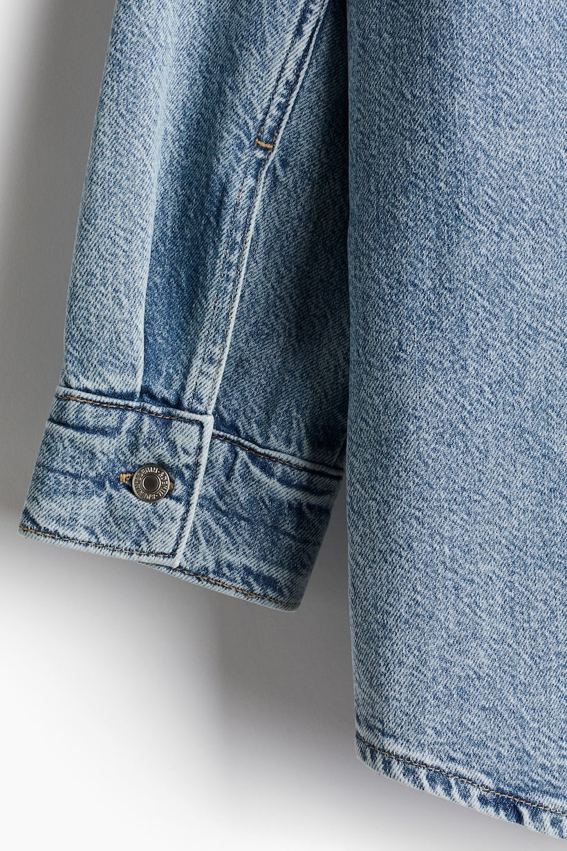 Women's Light denim blue Feather Soft Oversized Denim Shirt | H&M US