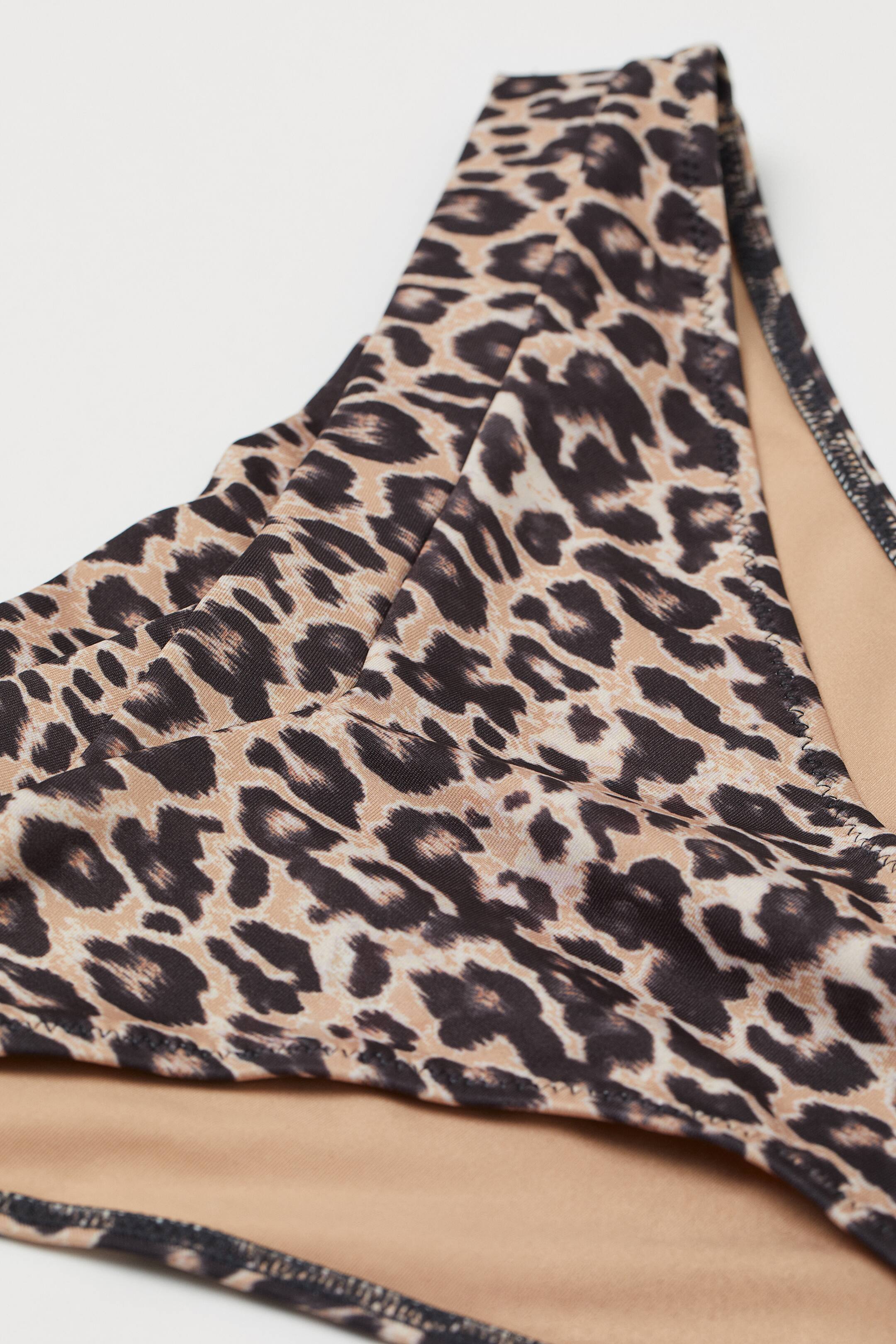 V-shaped bikini bottoms - Beige/Leopard print - Ladies | H&M GB